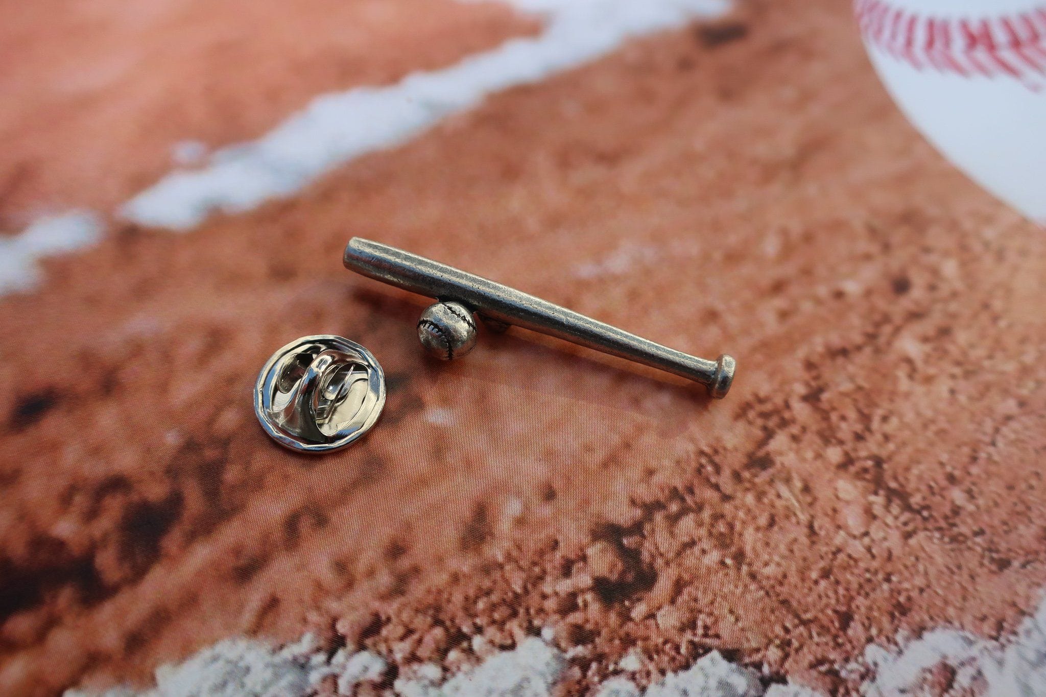 Baseball and Bat Lapel Pin – lapelpinplanet