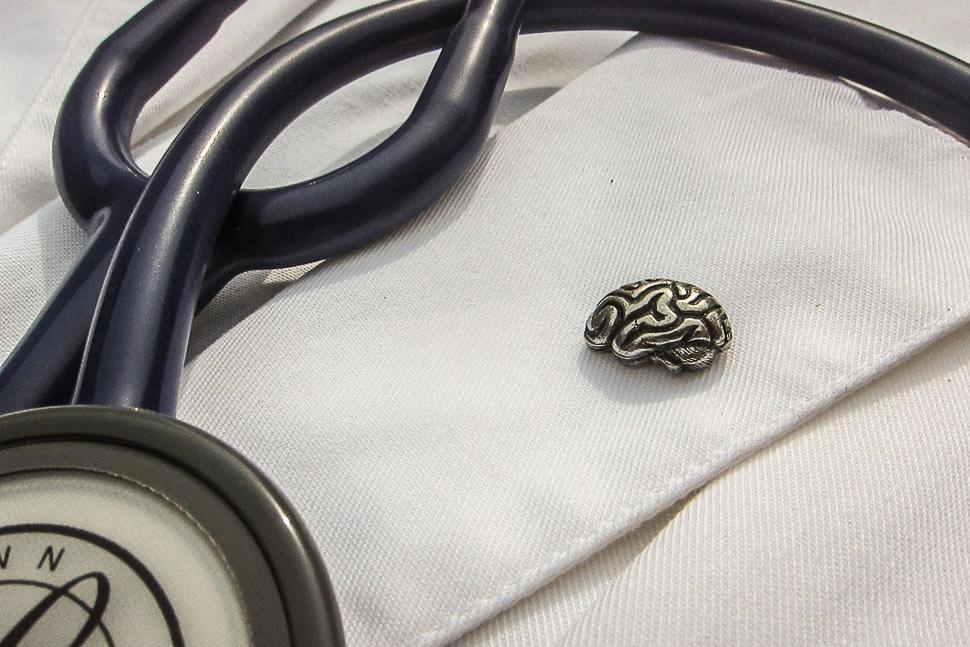 Brain Lapel Pin | Lapel Pin Planet – lapelpinplanet