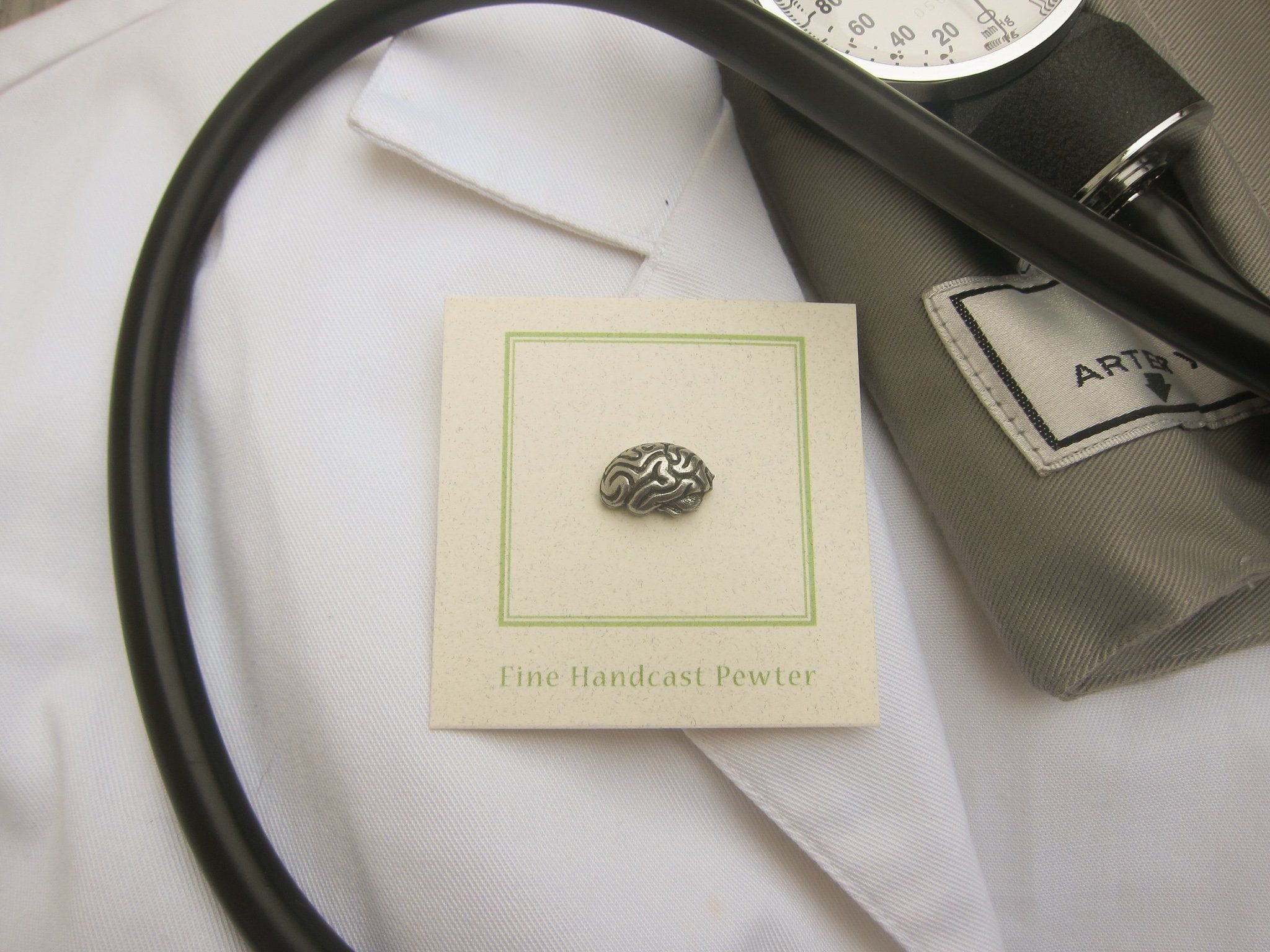 Brain Lapel Pin | Lapel Pin Planet – lapelpinplanet