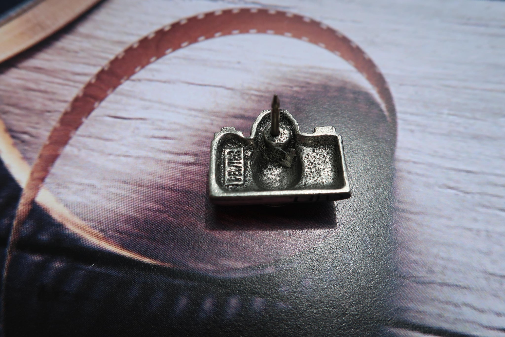 Camera Lapel Pin | Lapel Pin Planet – lapelpinplanet