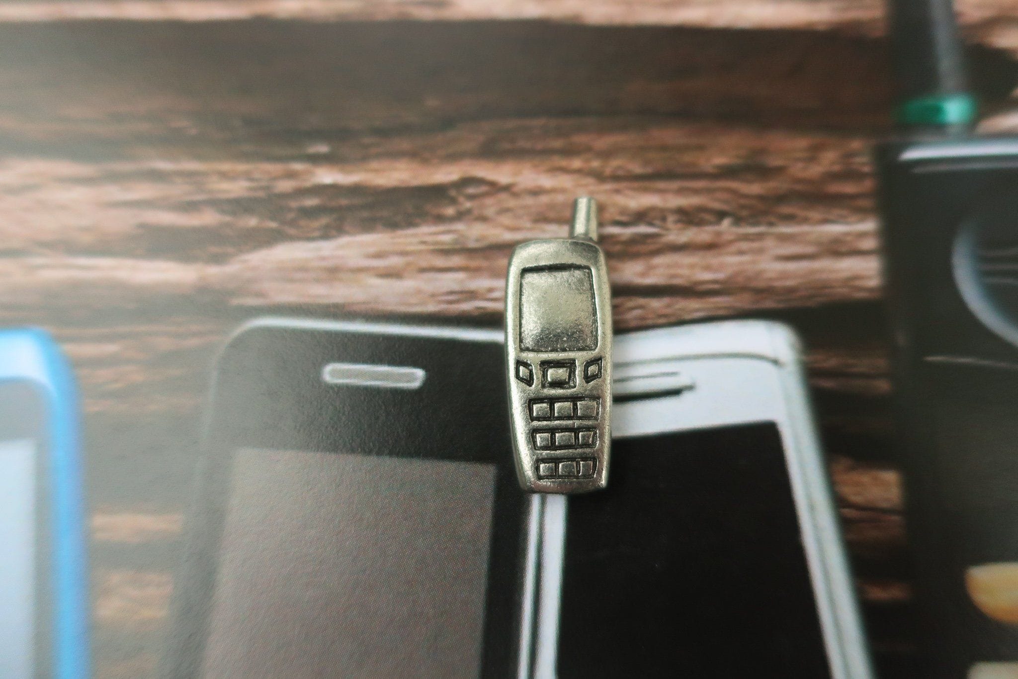 Cell Phone Lapel Pin - Connected in Style | Lapel Pin Planet ...