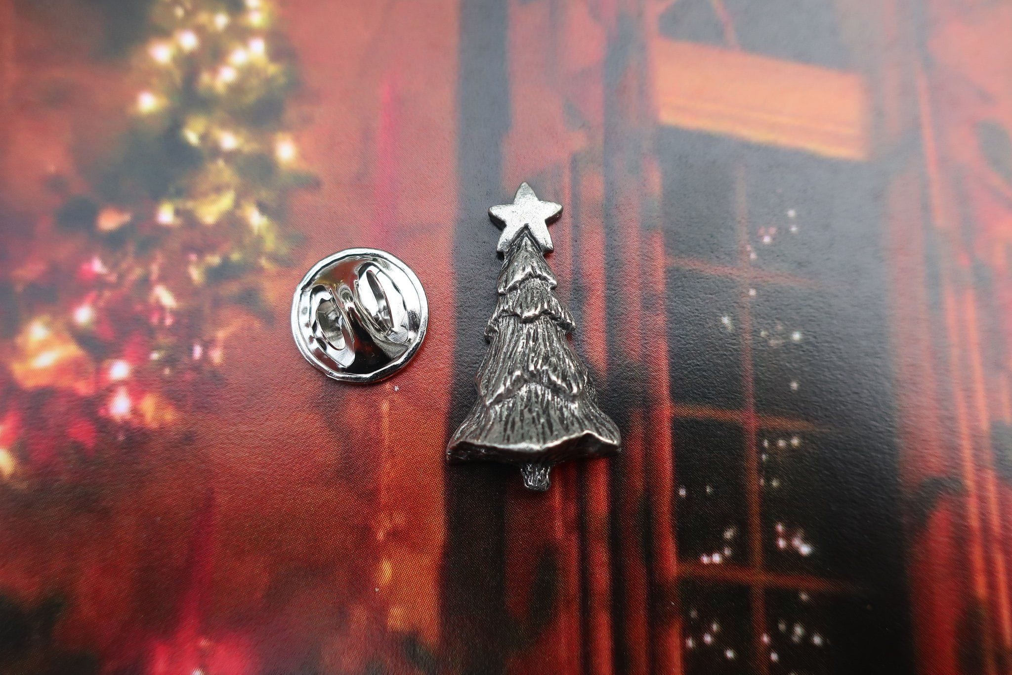Christmas Tree Lapel Pin - Spread Holiday Cheer | Lapel Pin Planet ...