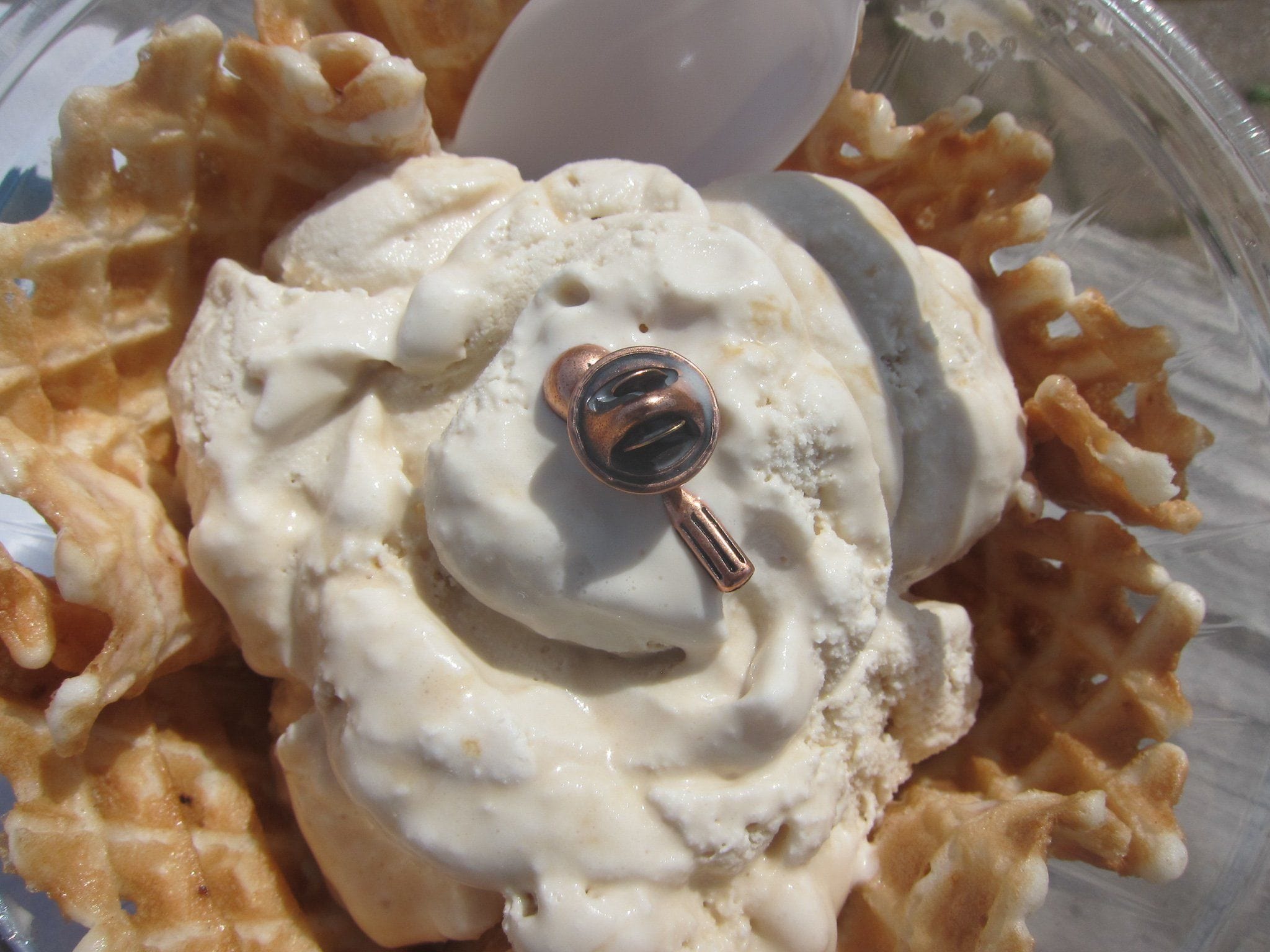 Ice Cream Scoop Copper Lapel Pin – lapelpinplanet