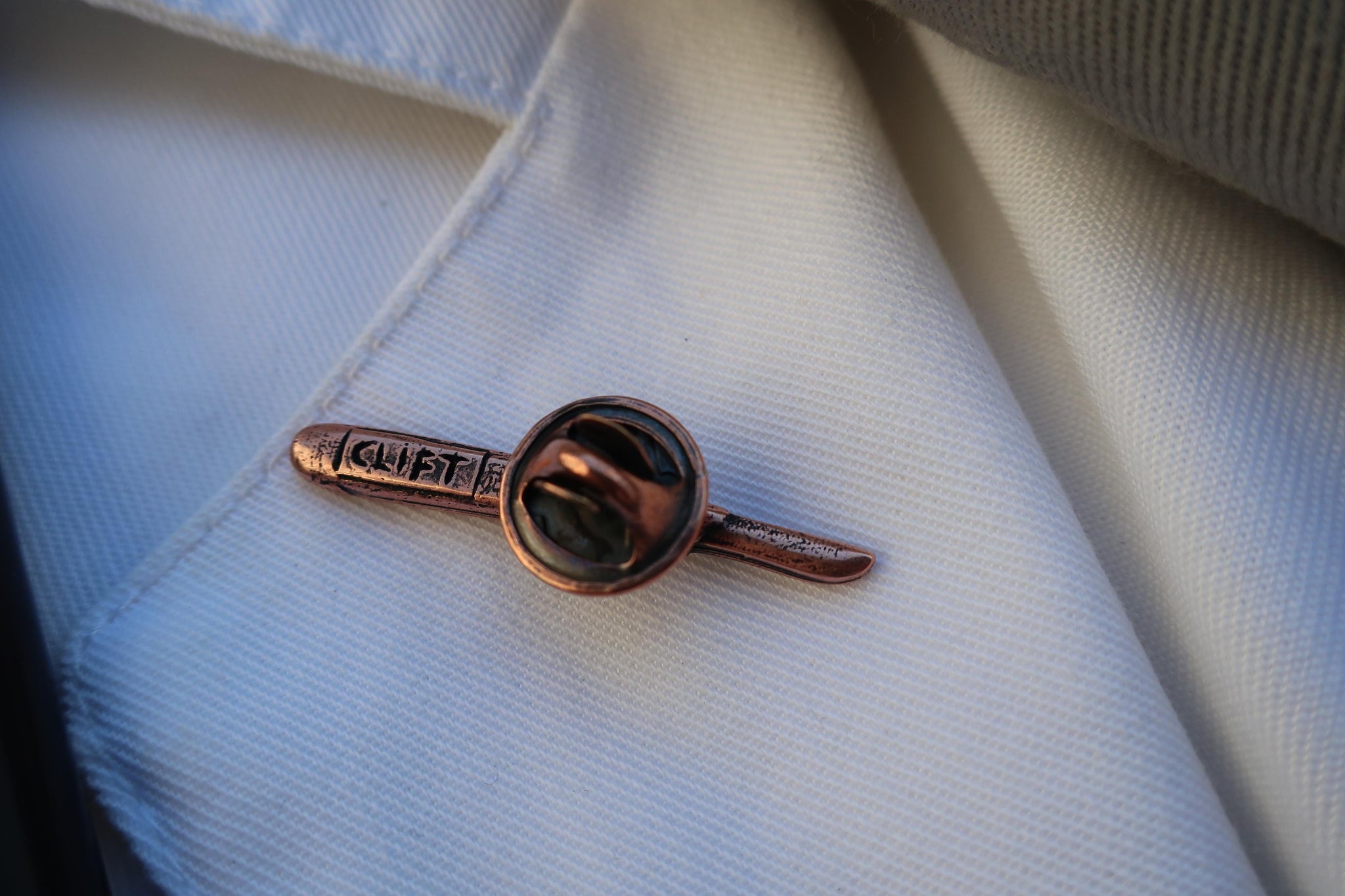 Scalpel Copper Lapel Pin – lapelpinplanet