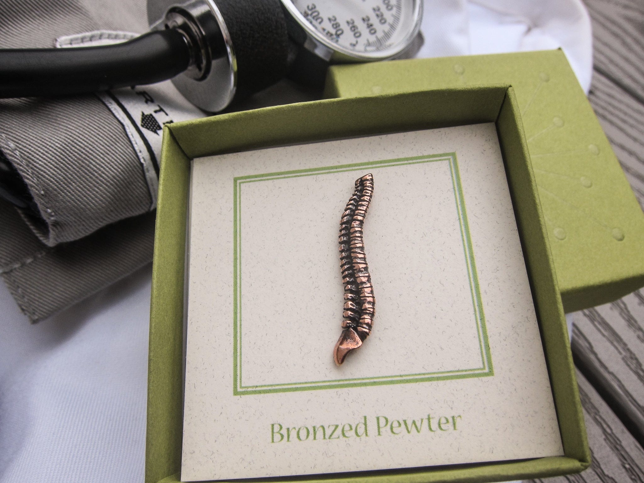 Spine Copper Lapel Pin – lapelpinplanet