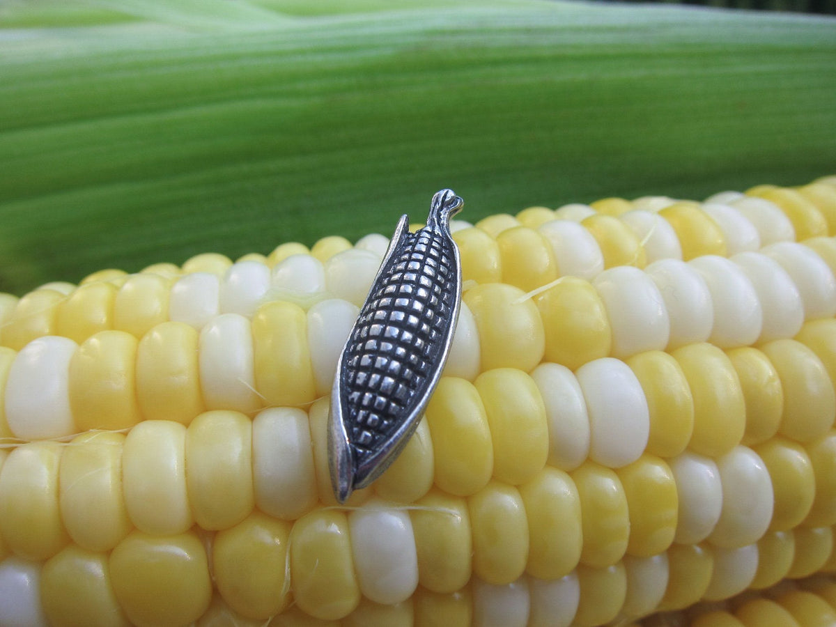 Corn Lapel Pin - Embrace Nature's Bounty | Lapel Pin Planet ...