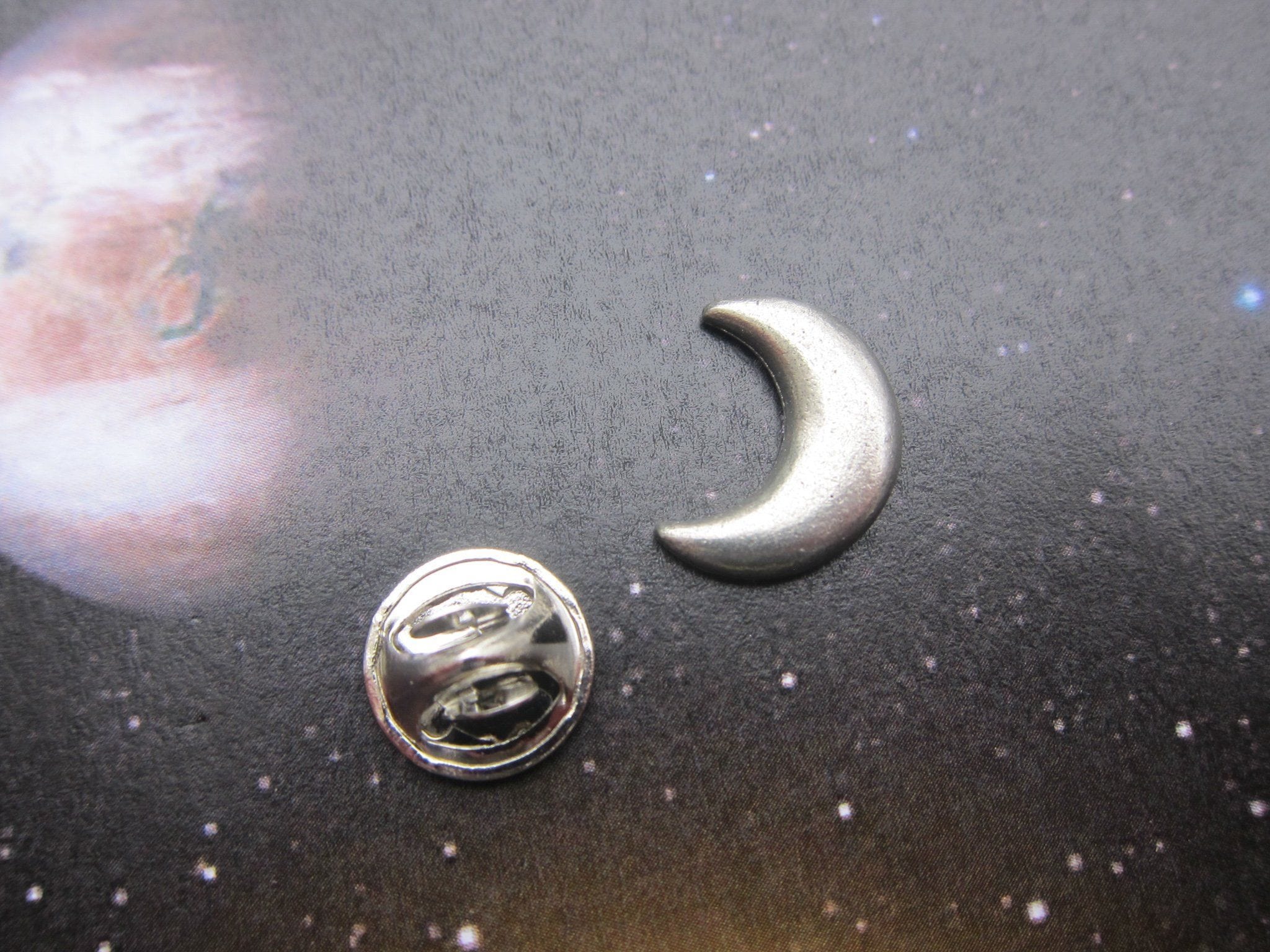 Crescent Moon Lapel Pin – lapelpinplanet