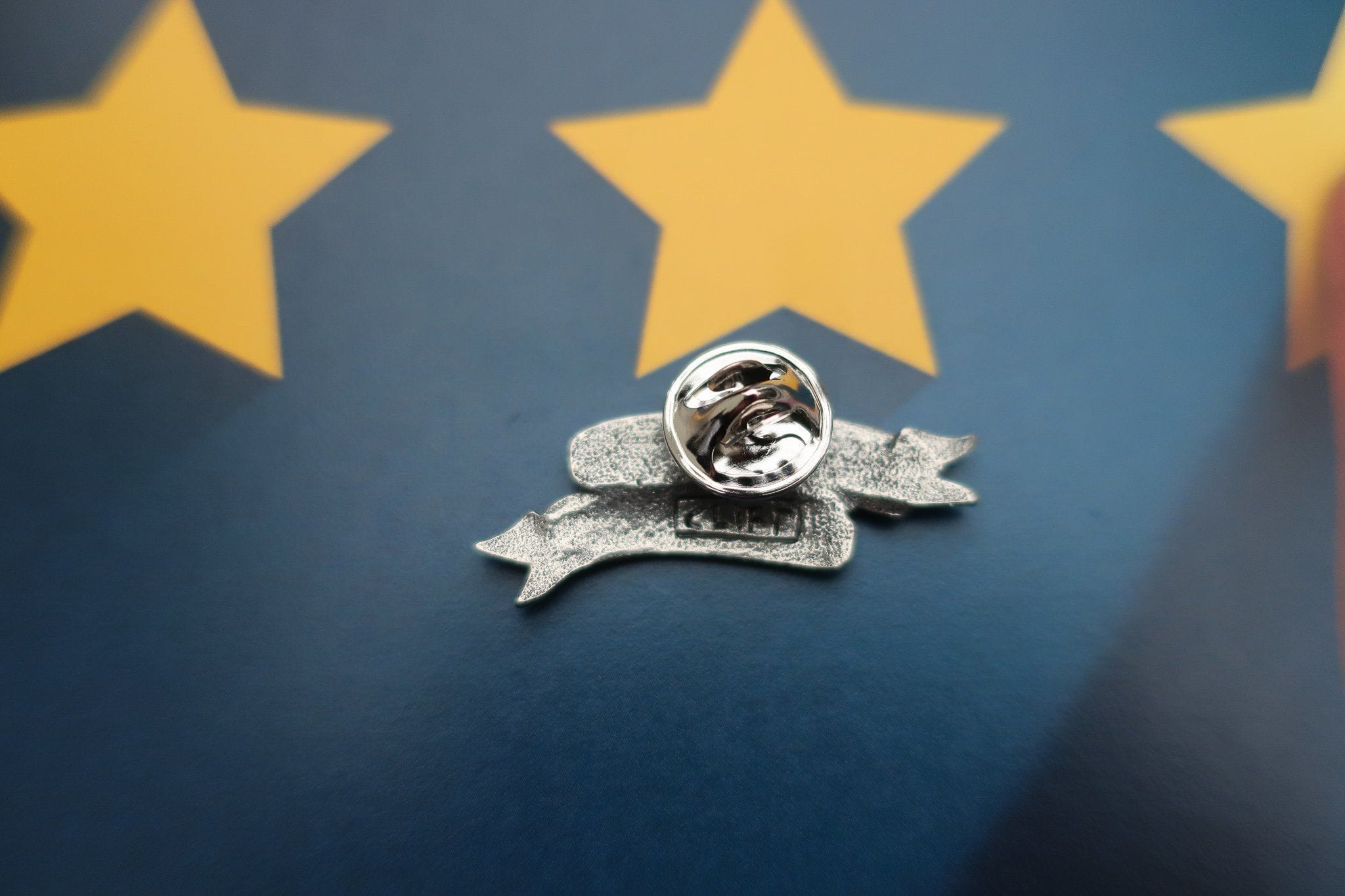 Customer Experience Lapel Pin – lapelpinplanet