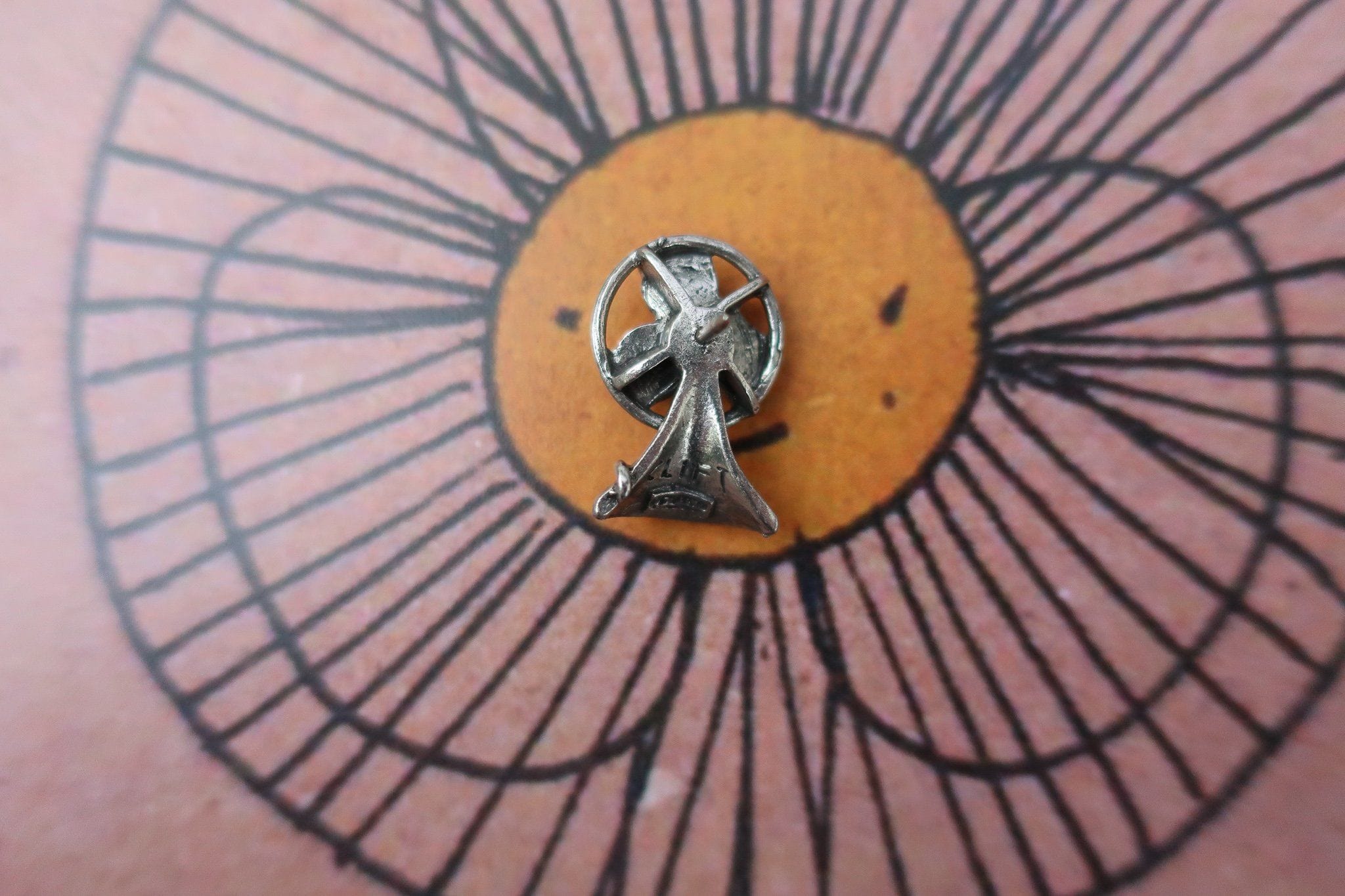 Electric Fan Lapel Pin – lapelpinplanet