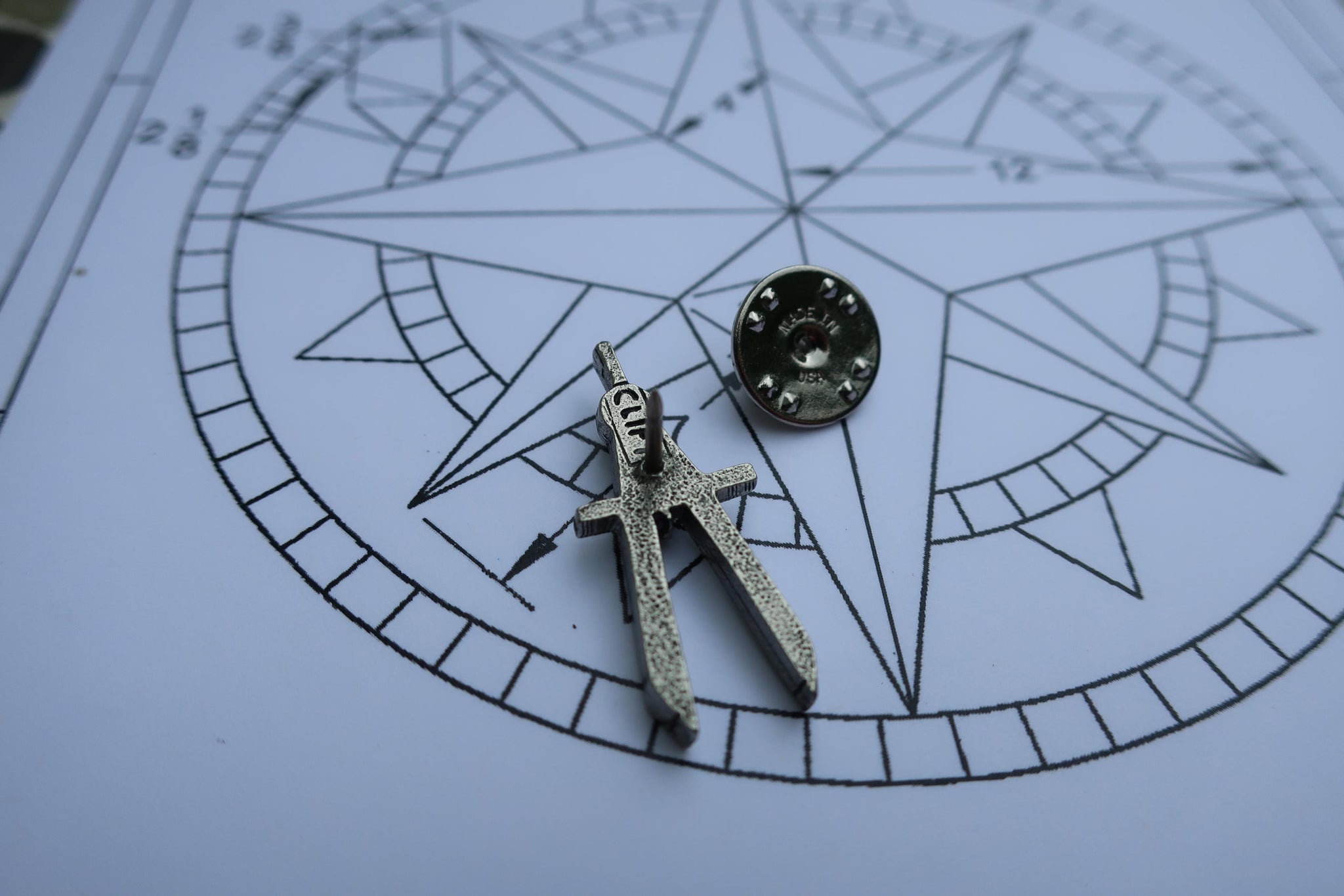 Engineering Compass Lapel Pin – lapelpinplanet