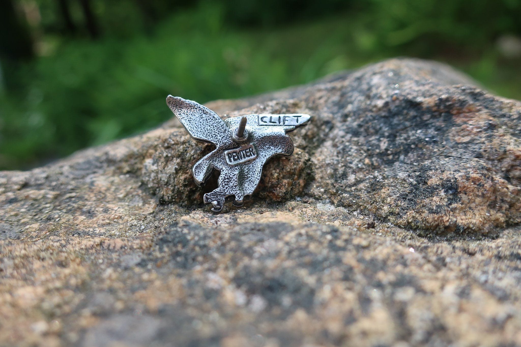 Falcon Lapel Pin – lapelpinplanet