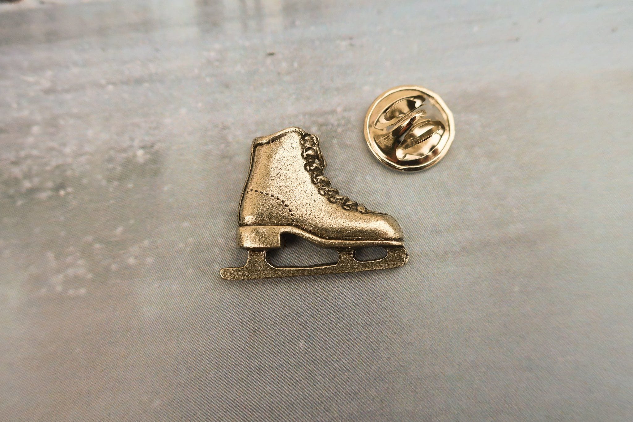 Figure Skate Lapel Pin – lapelpinplanet