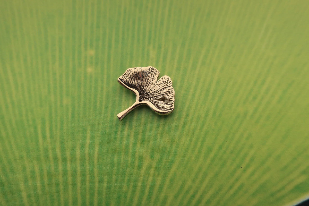 Ginkgo Leaf Gold Lapel Pin – lapelpinplanet