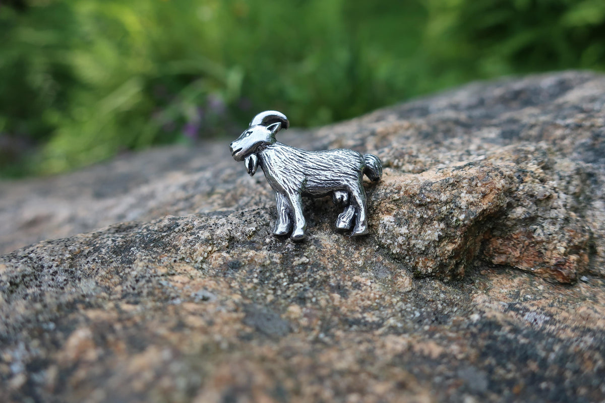Goat Lapel Pin – lapelpinplanet