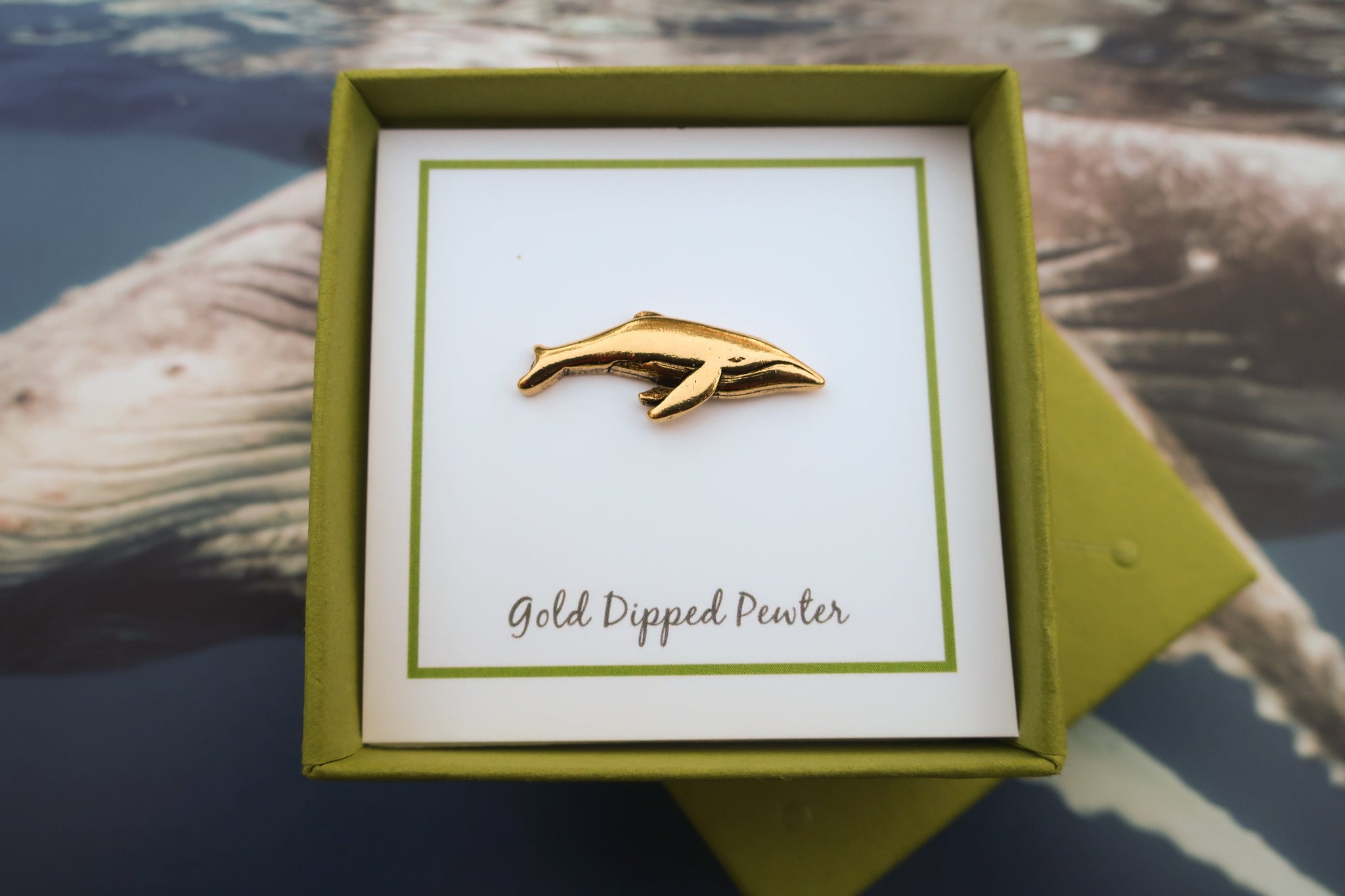 Humpback Whale Lapel Pin – lapelpinplanet