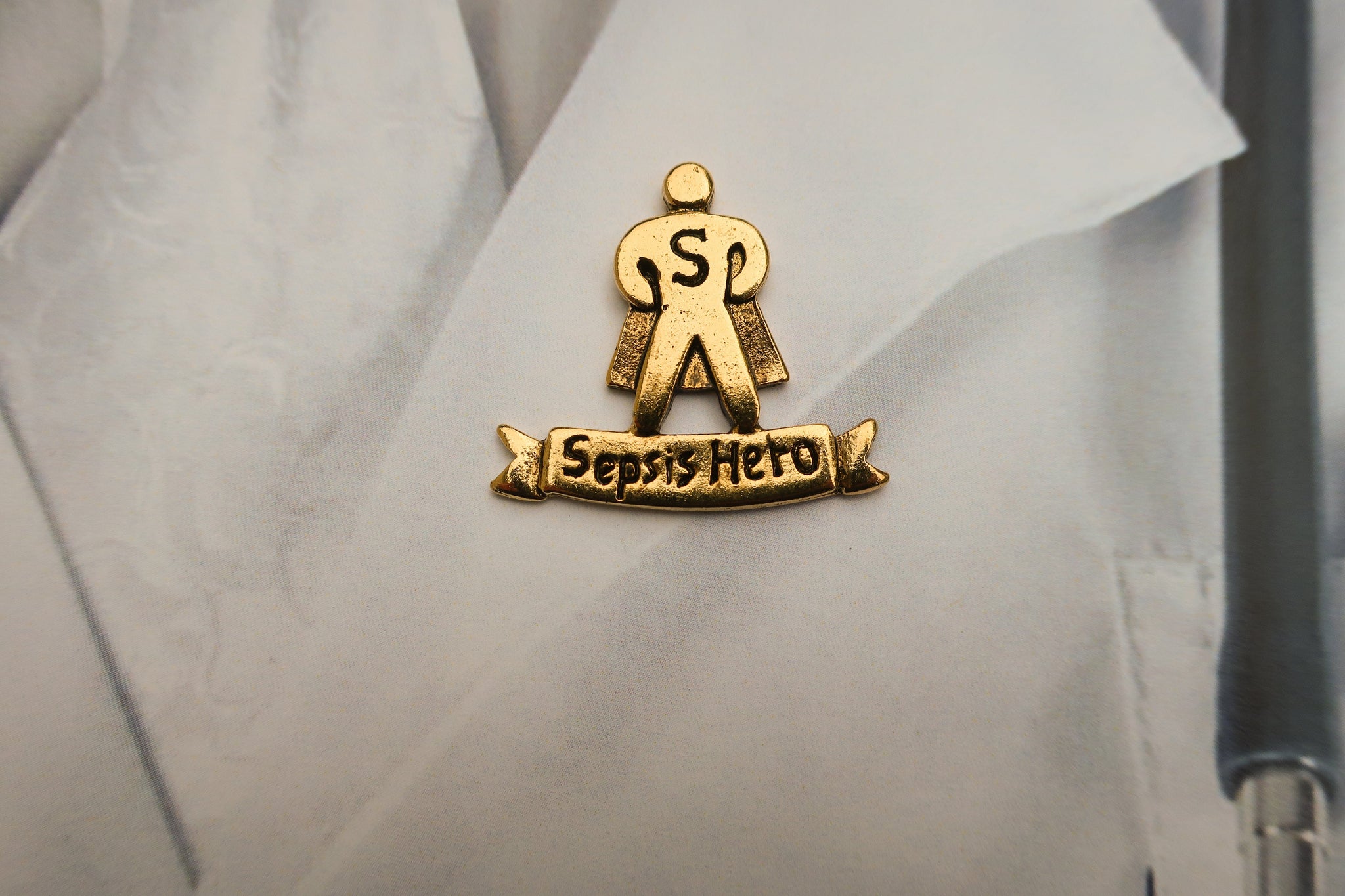 Sepsis Hero Gold Lapel Pin – lapelpinplanet