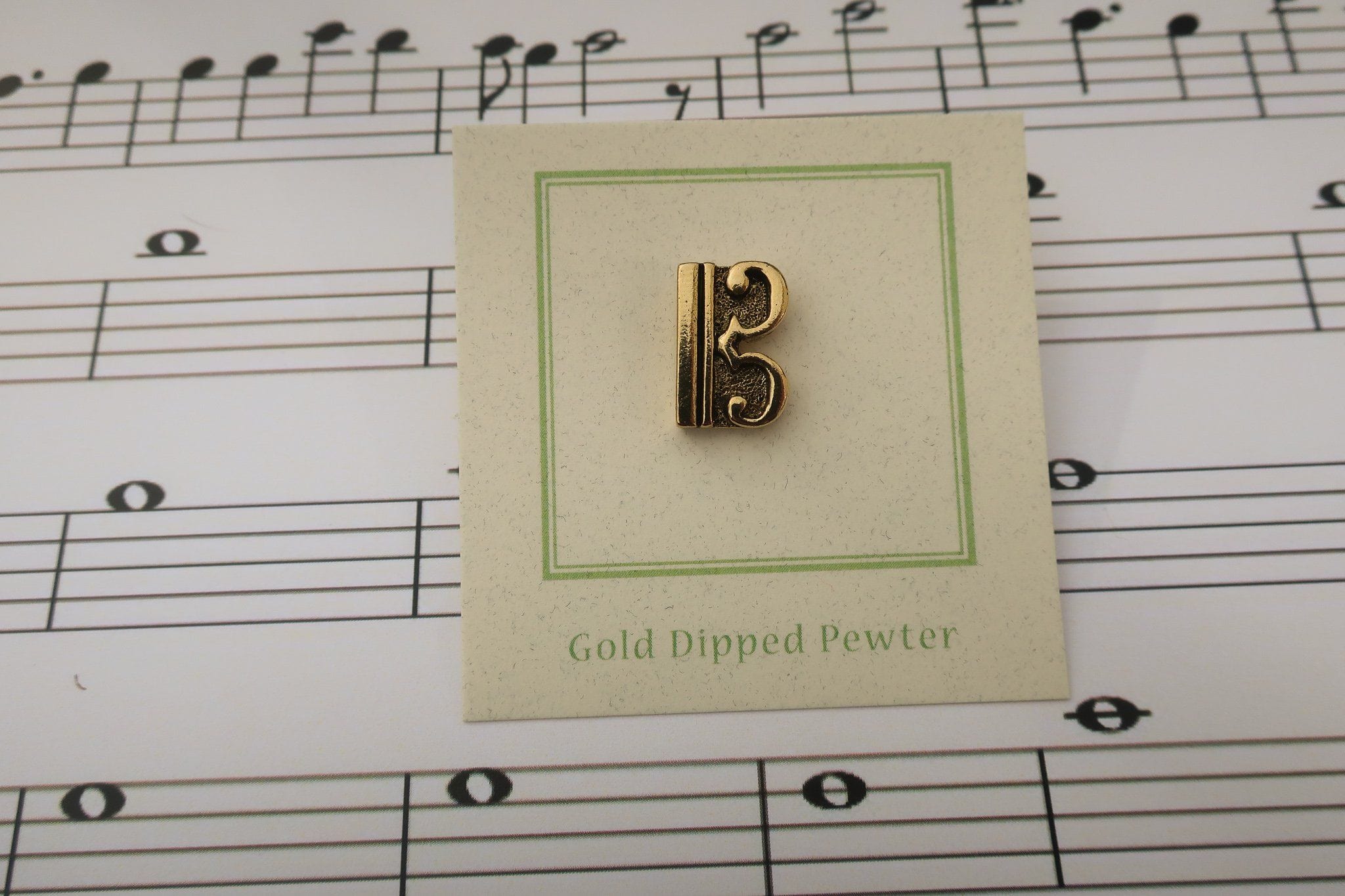 C Clef (Alto Clef) Gold Lapel Pin | Lapel Pin Planet – lapelpinplanet