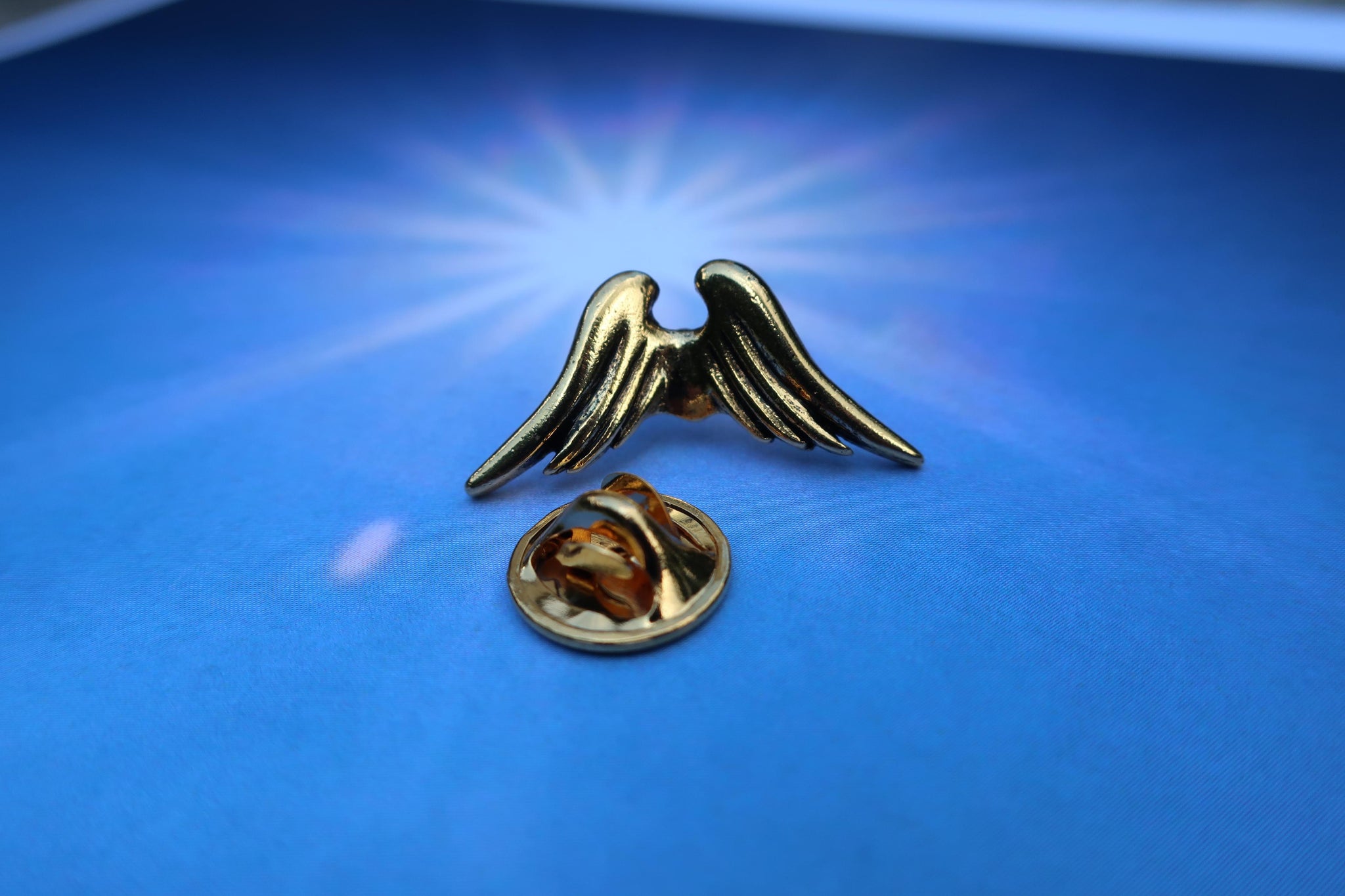 Angel Wings Gold Lapel Pin | Lapel Pin Planet – lapelpinplanet