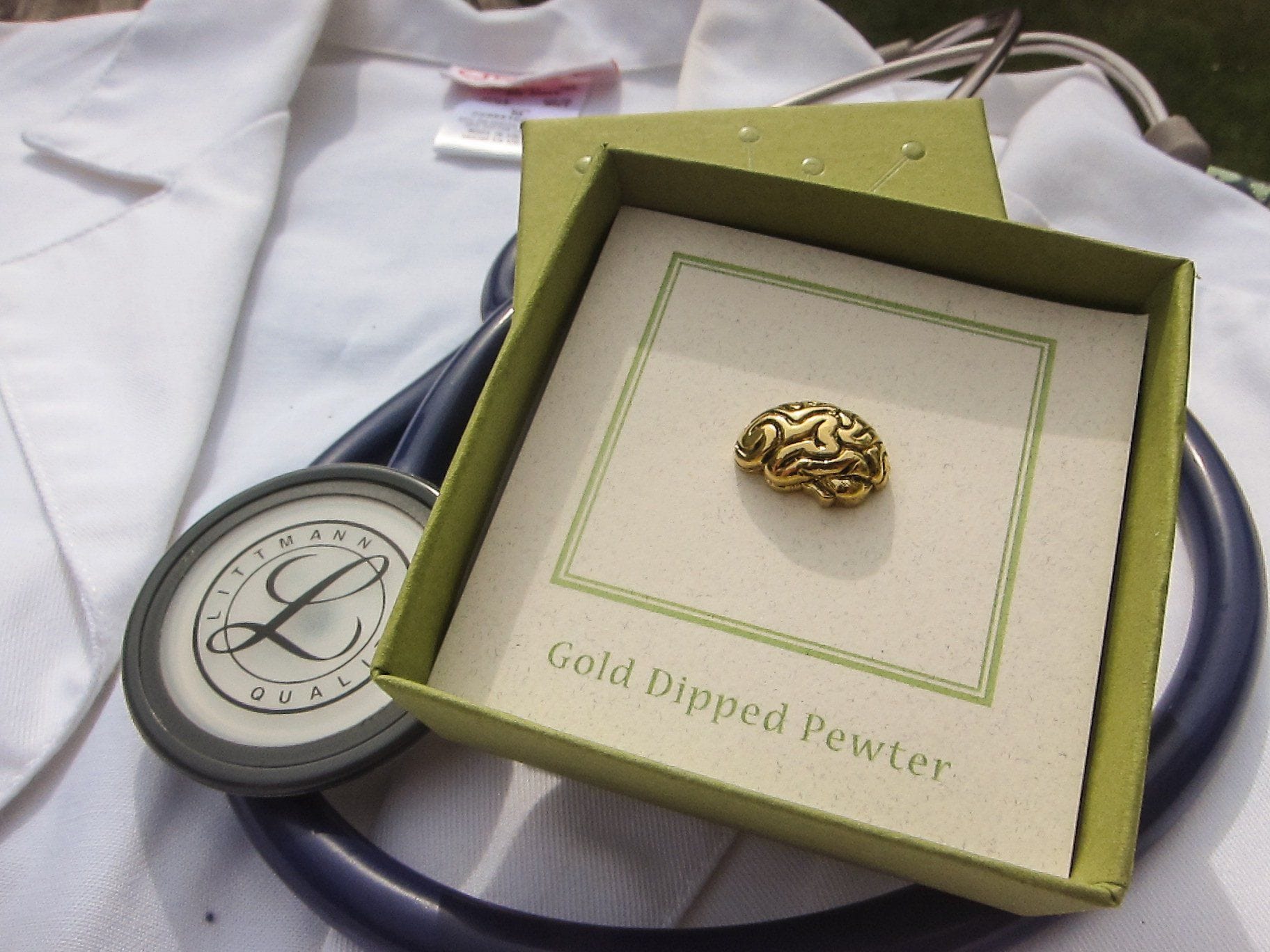 Brain Gold Lapel Pin | Lapel Pin Planet – lapelpinplanet