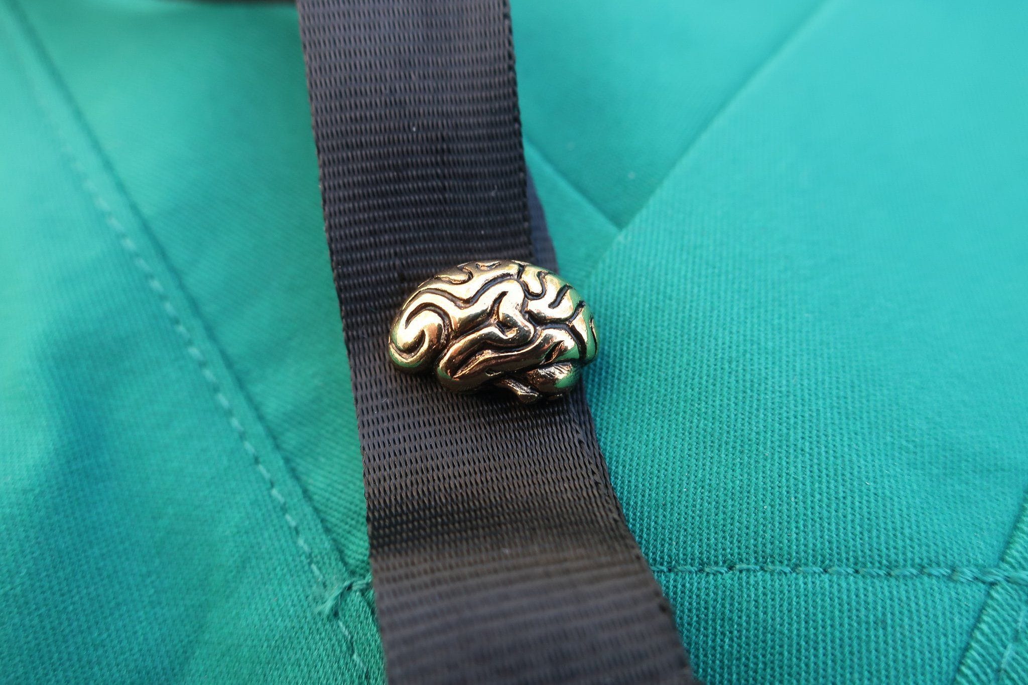 Brain Gold Lapel Pin | Lapel Pin Planet – lapelpinplanet