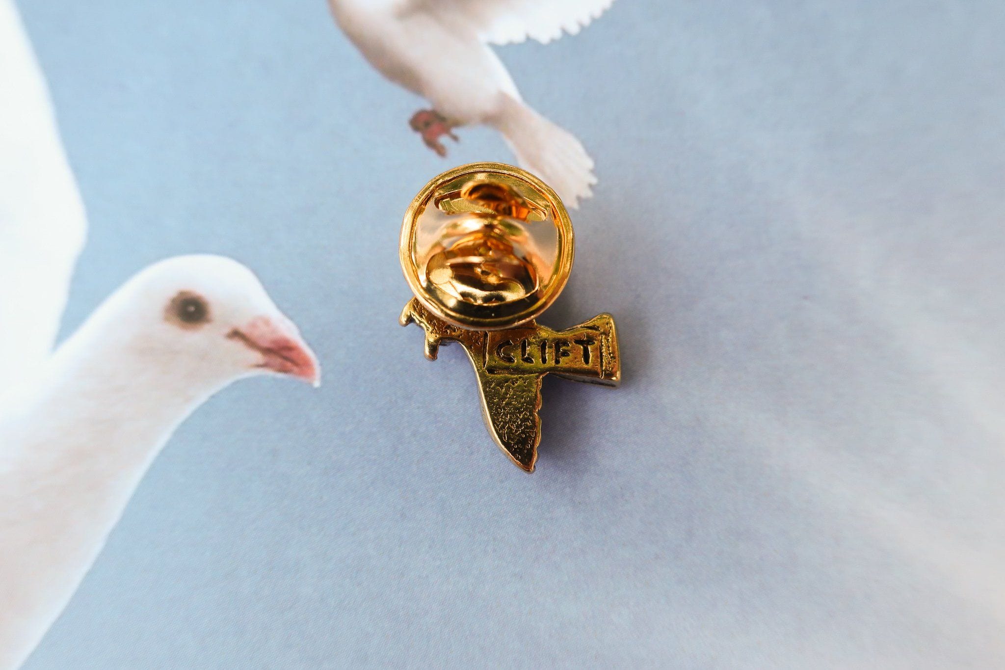 Dove Gold Lapel Pin – lapelpinplanet