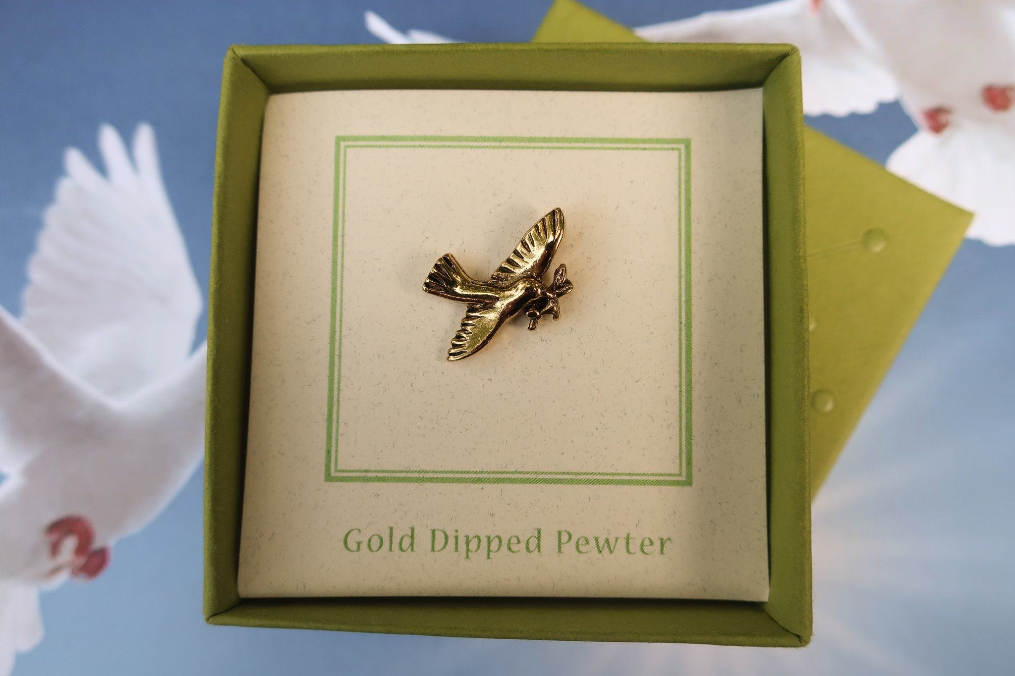 Dove Gold Lapel Pin – lapelpinplanet