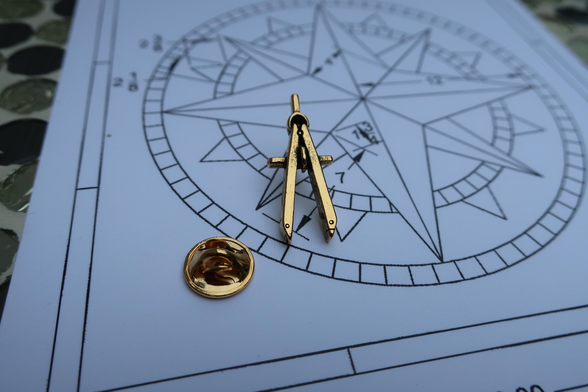 Engineering Compass Gold Lapel Pin – lapelpinplanet