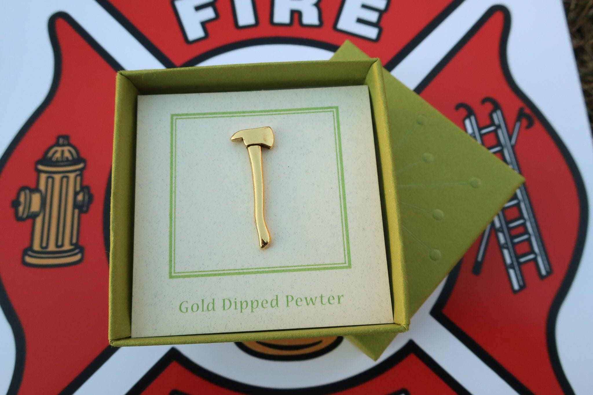 Fireman's Axe Gold Lapel Pin – lapelpinplanet