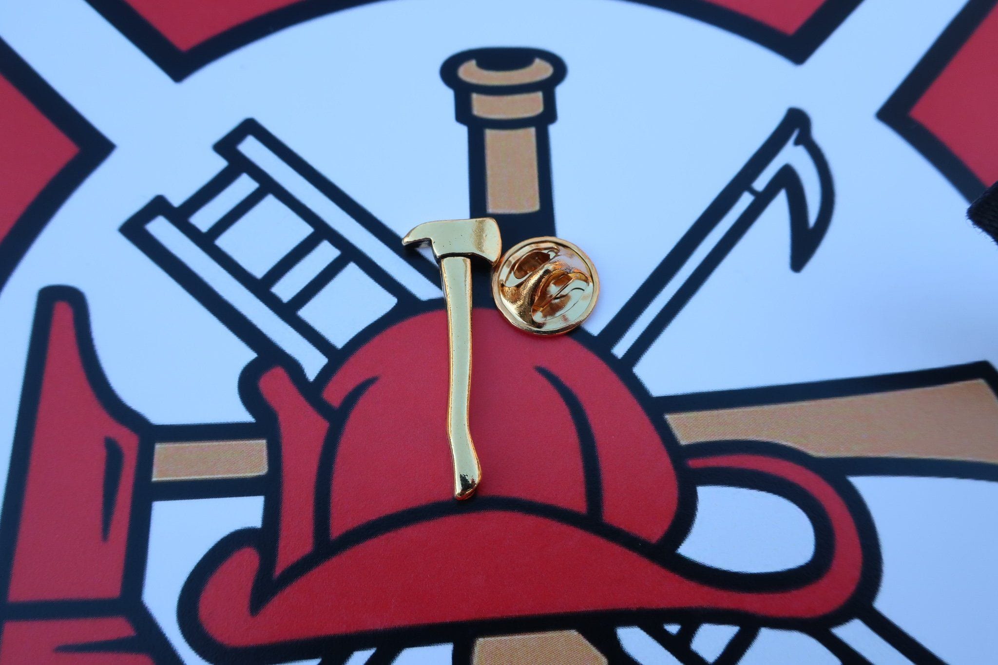 Fireman's Axe Gold Lapel Pin – lapelpinplanet