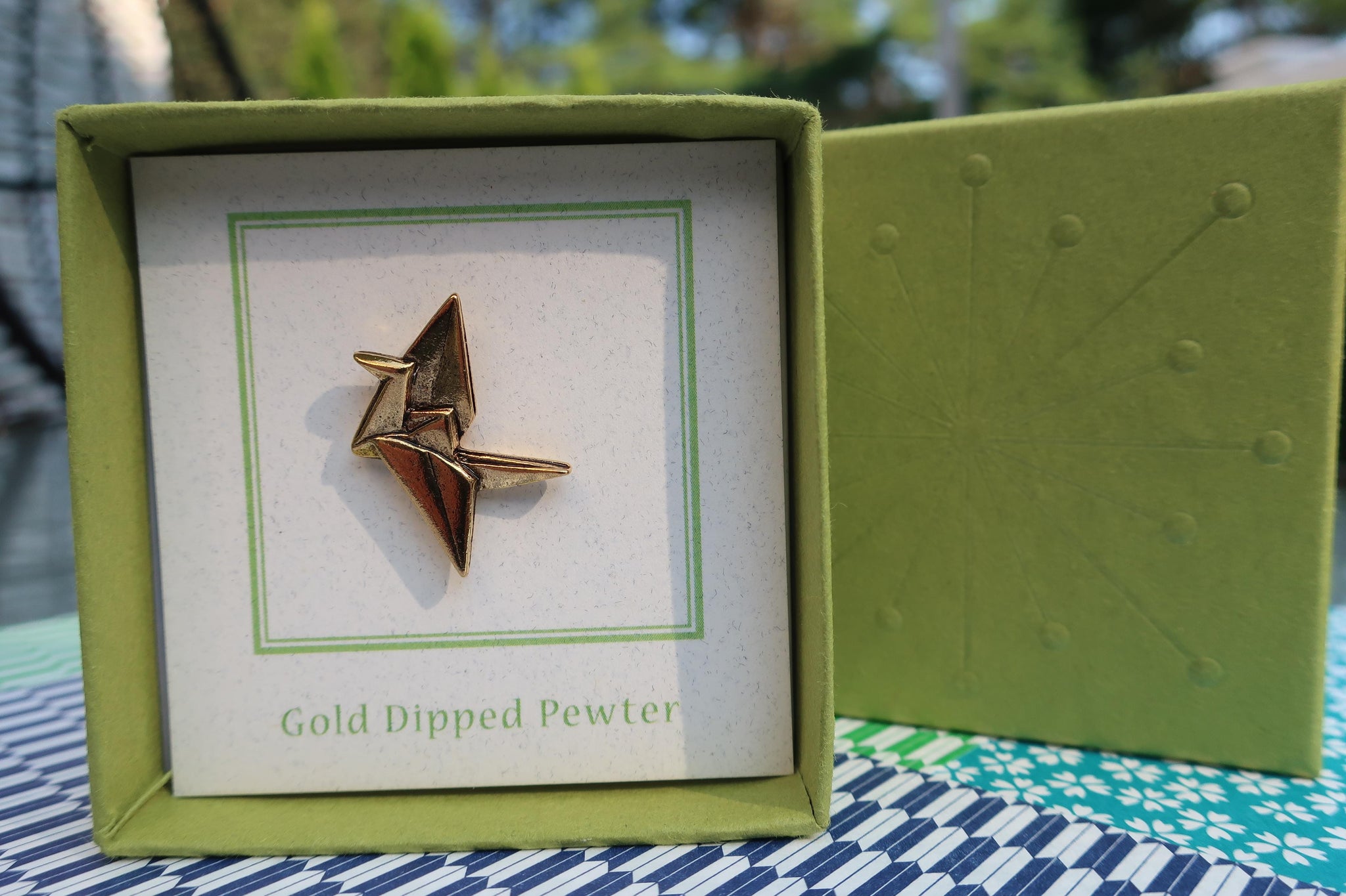 Origami Crane Gold Lapel Pin – lapelpinplanet