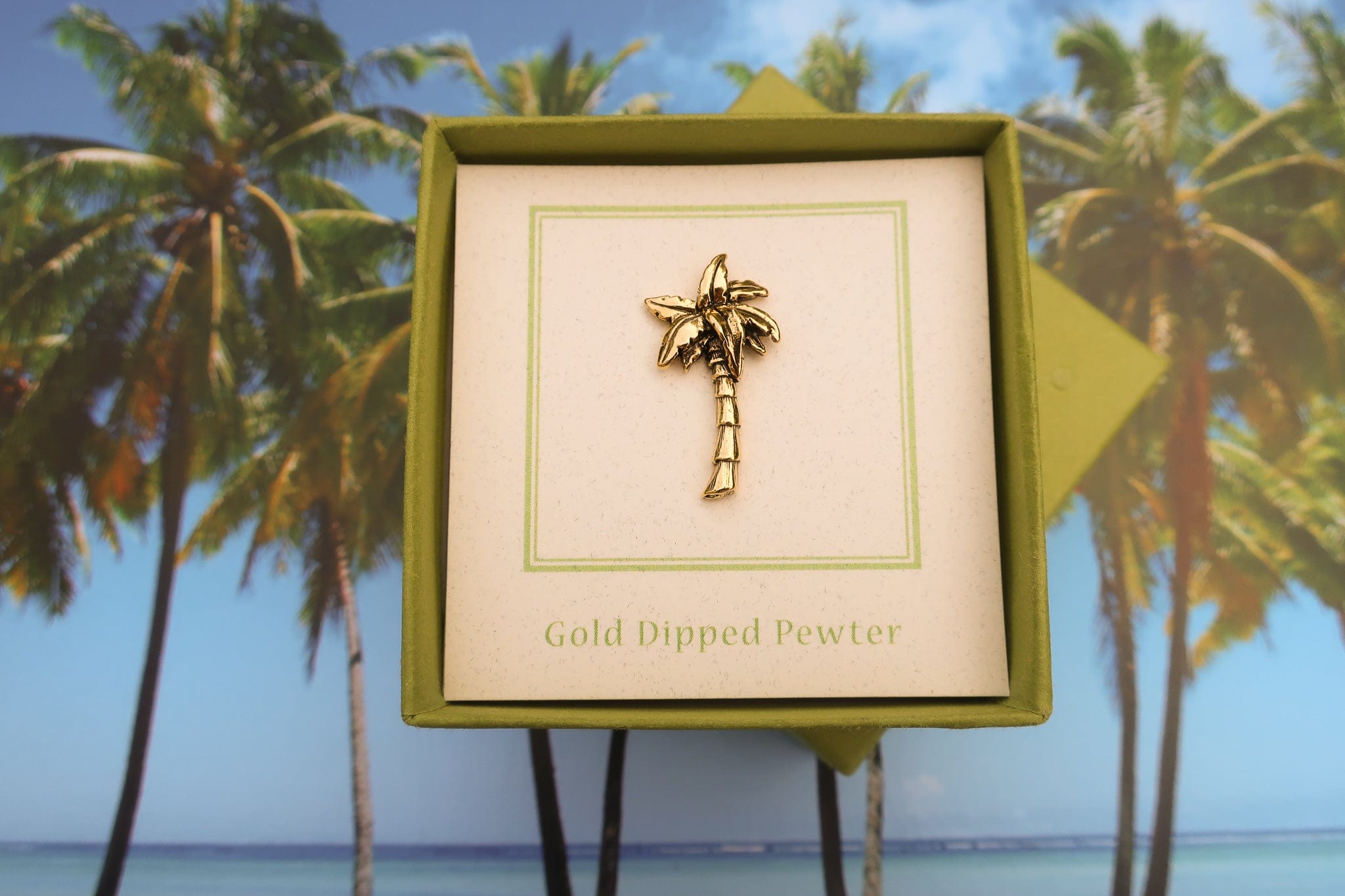 Palm Tree Gold Lapel Pin – lapelpinplanet