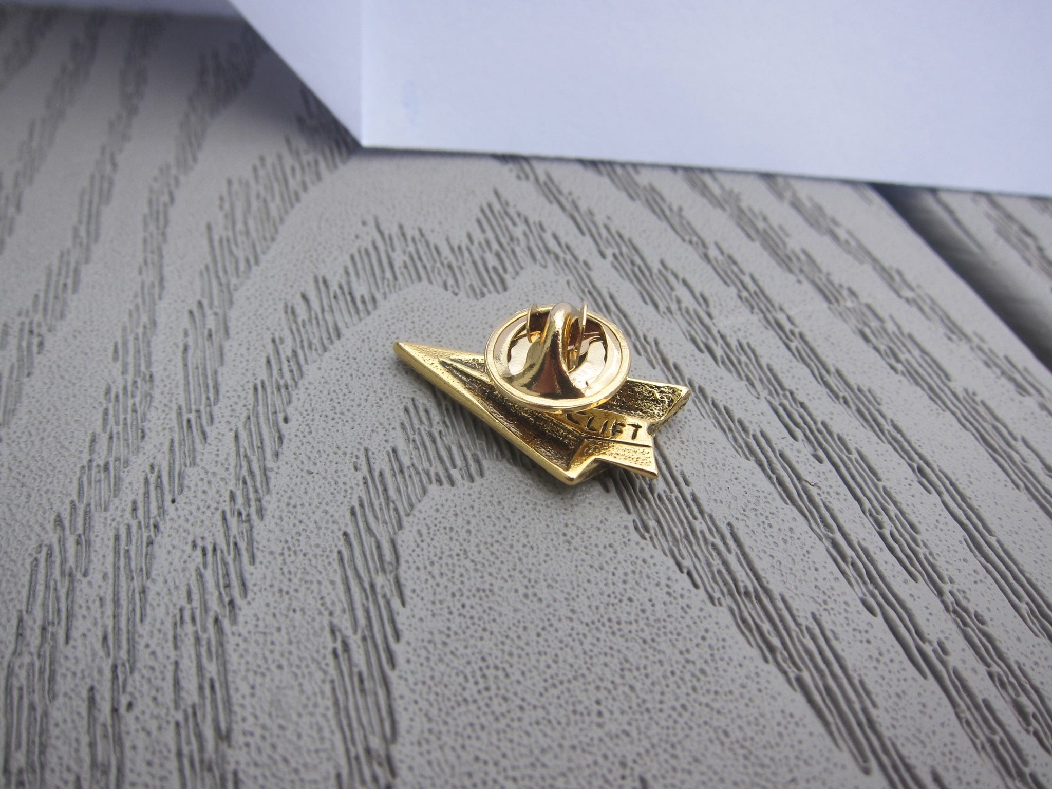 Paper Airplane Gold Lapel Pin – lapelpinplanet