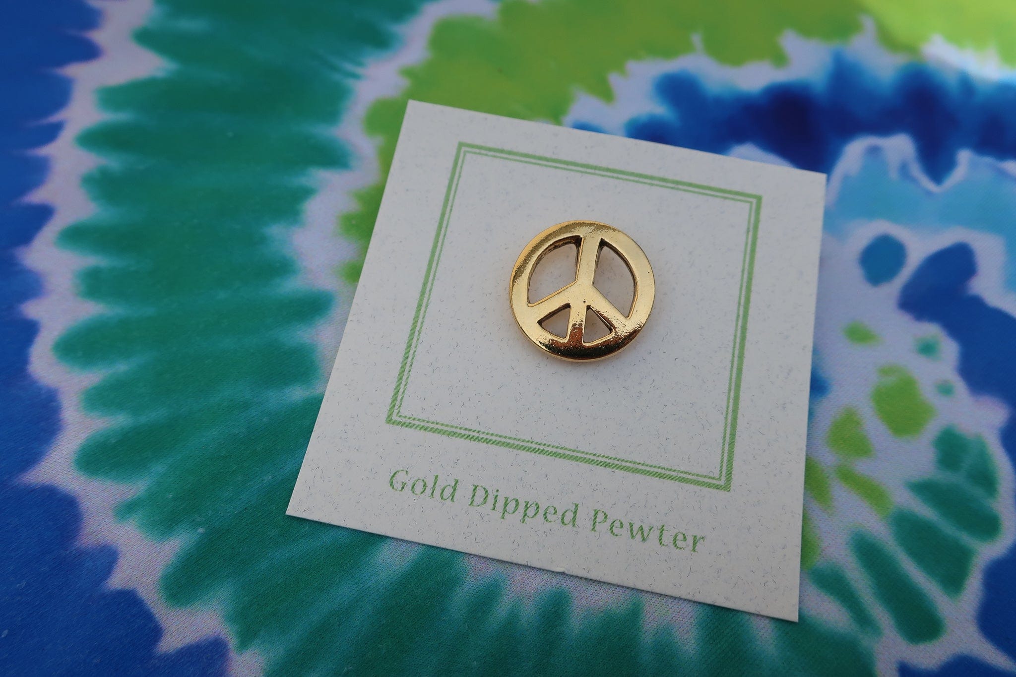 Peace Sign Gold Lapel Pin – lapelpinplanet