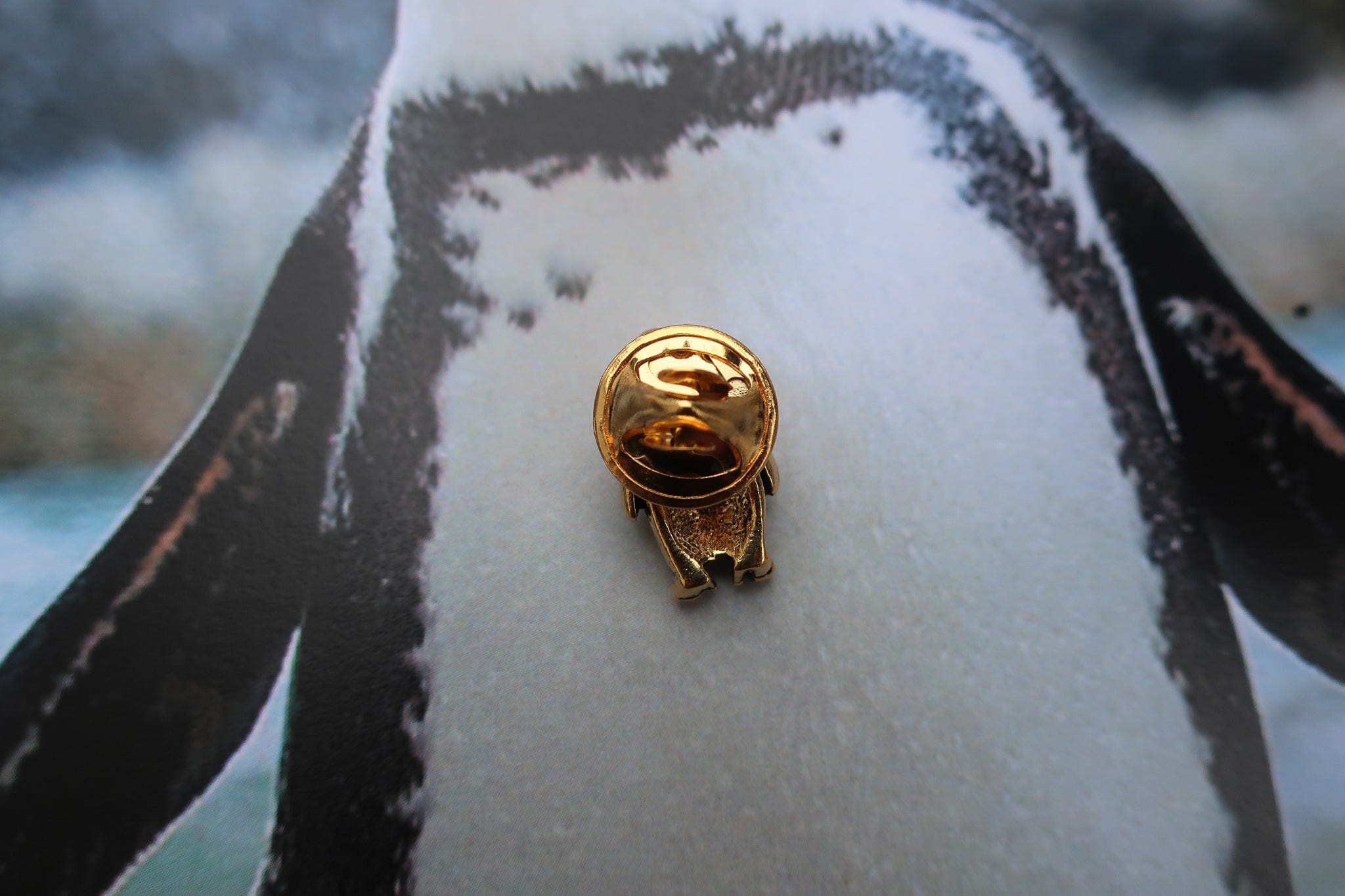 Penguin Gold Lapel Pin – lapelpinplanet