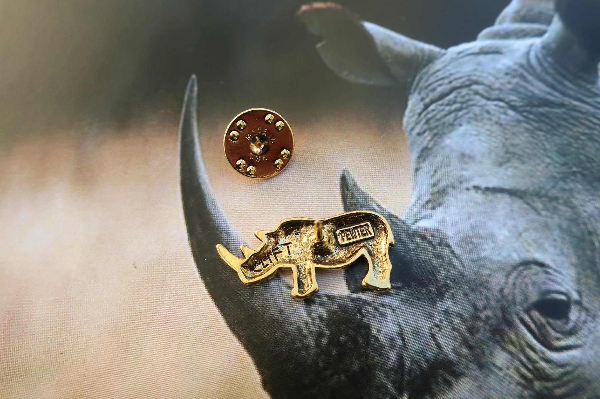 Rhinoceros Gold Lapel Pin – lapelpinplanet