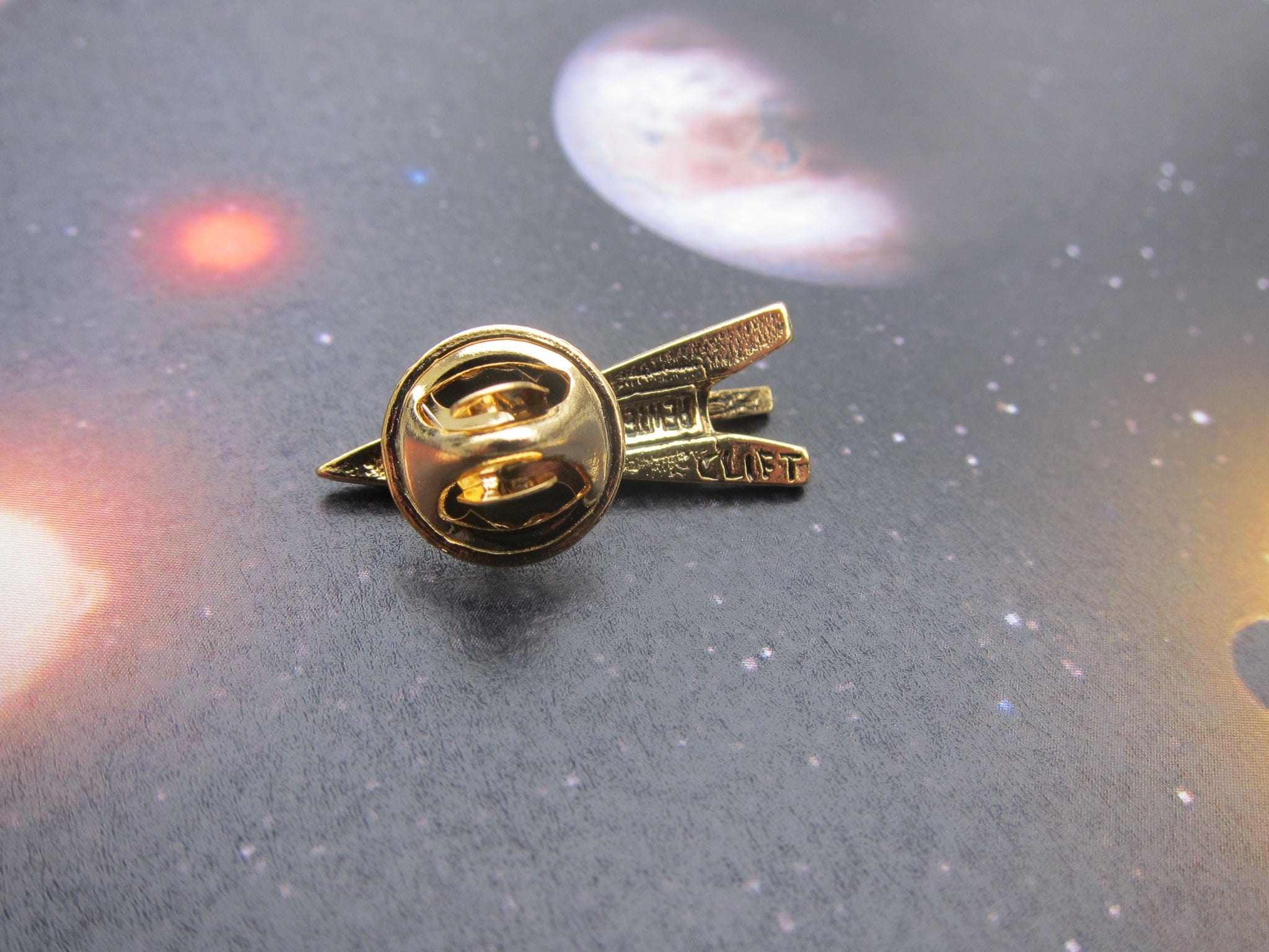Rocket Gold Lapel Pin – lapelpinplanet