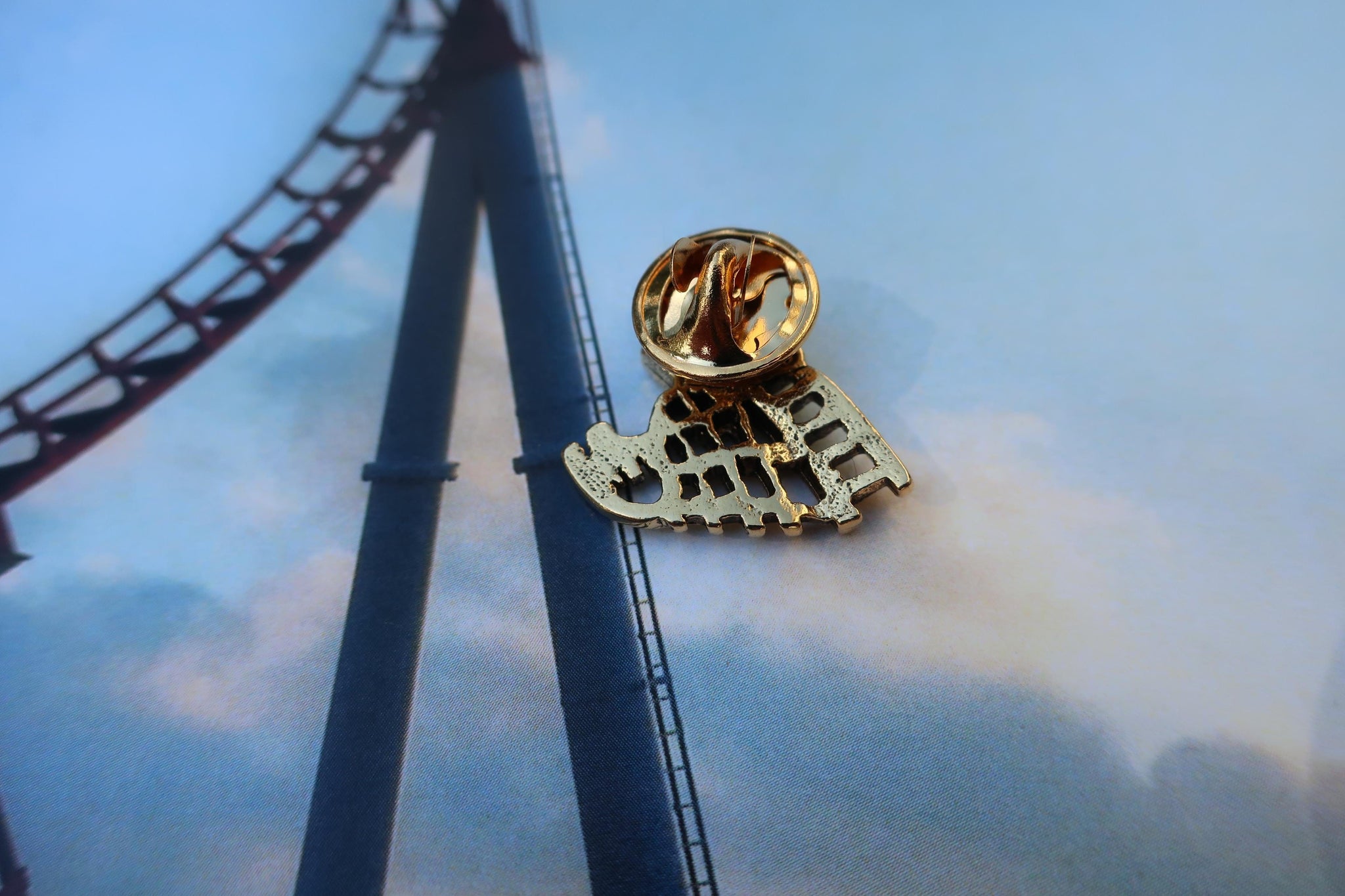 Roller Coaster Gold Lapel Pin – lapelpinplanet