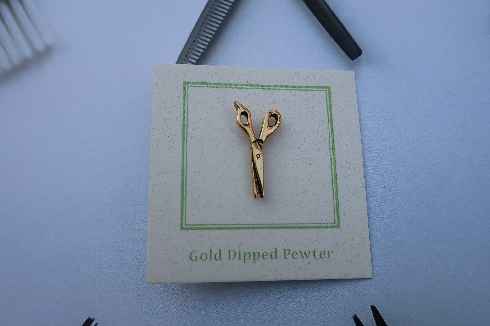 Scissors Gold Lapel Pin – lapelpinplanet