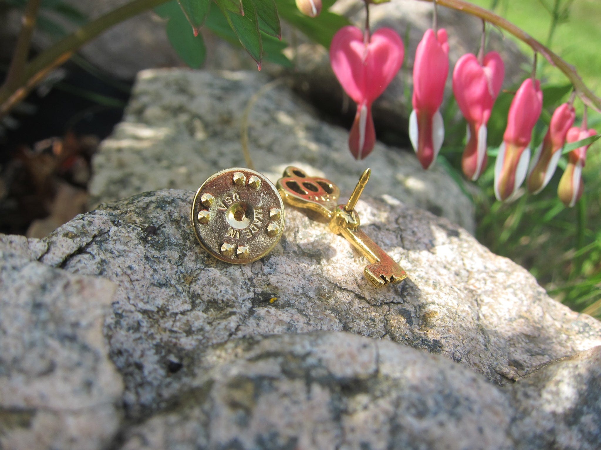 Skeleton Key Gold Lapel Pin – lapelpinplanet