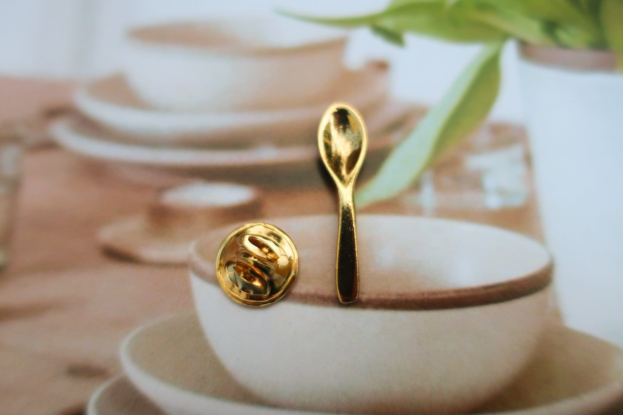 Spoon Gold Lapel Pin – lapelpinplanet