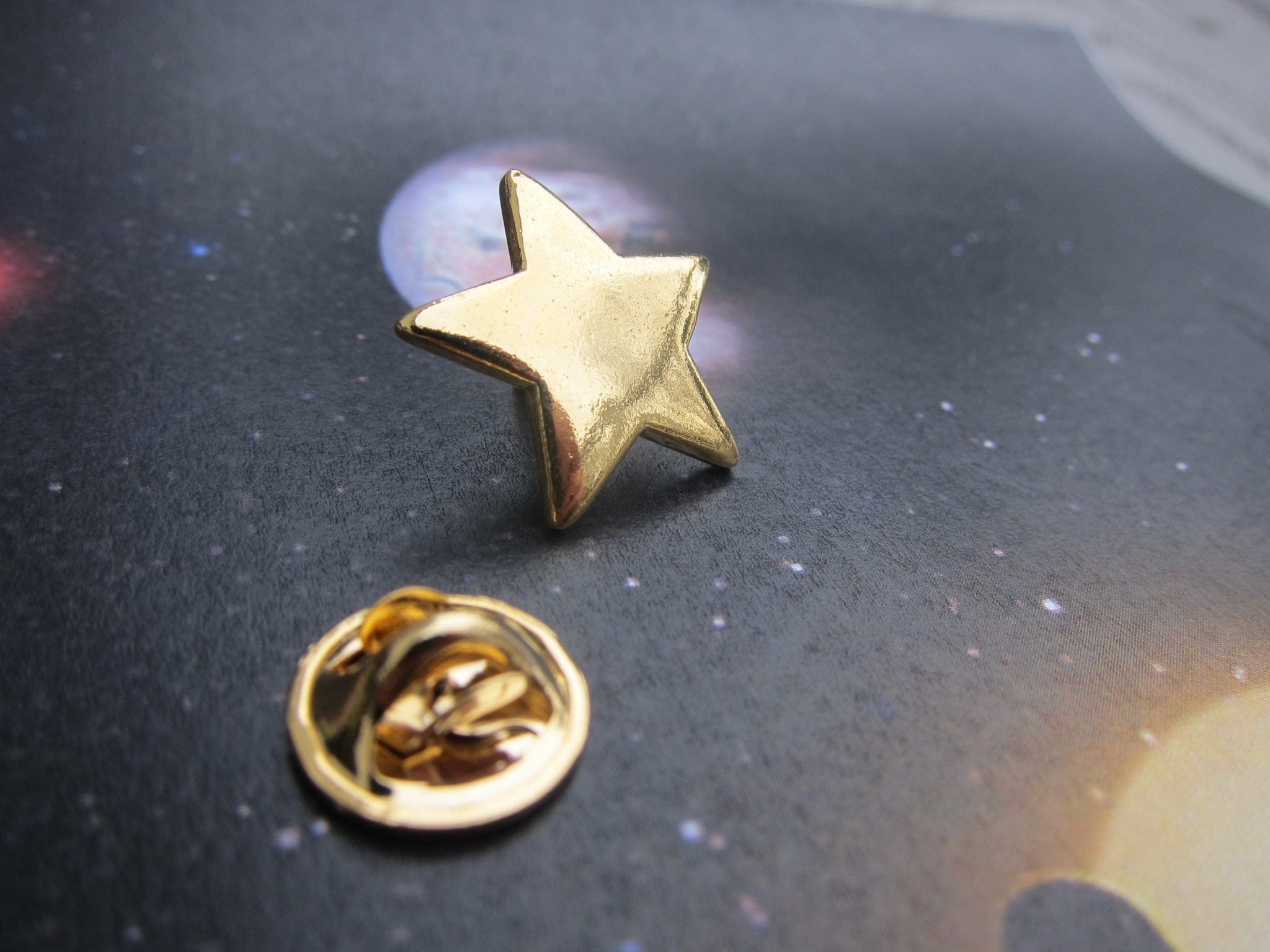 Star Gold Lapel Pin – lapelpinplanet