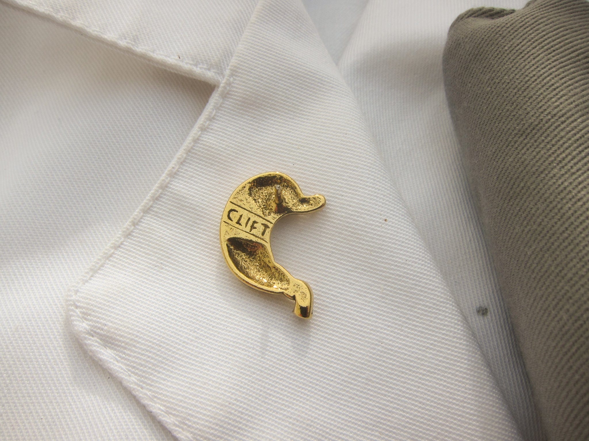 Stomach Gold Lapel Pin – lapelpinplanet