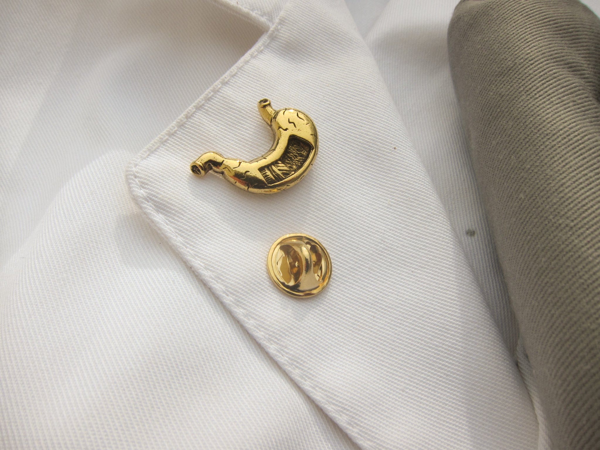 Stomach Gold Lapel Pin – lapelpinplanet