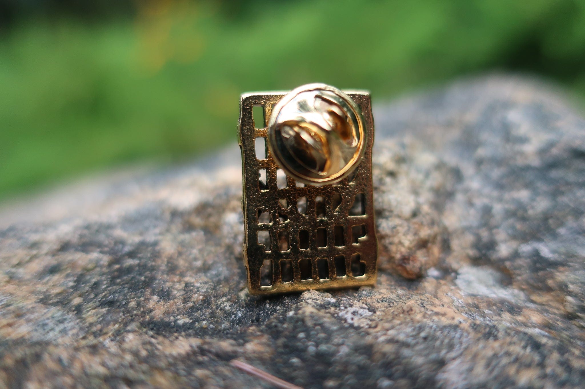 Suffragette Jail Door Gold Lapel Pin – lapelpinplanet