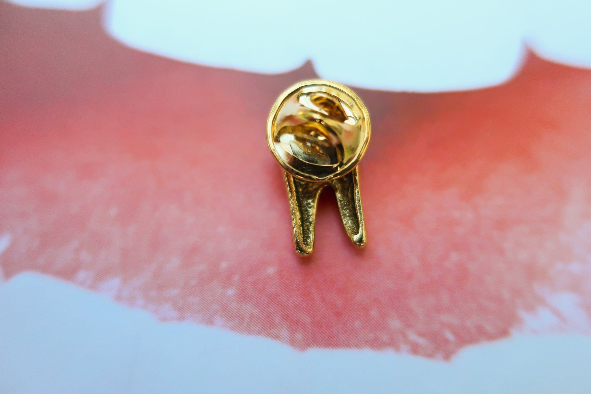Tooth Gold Lapel Pin – lapelpinplanet