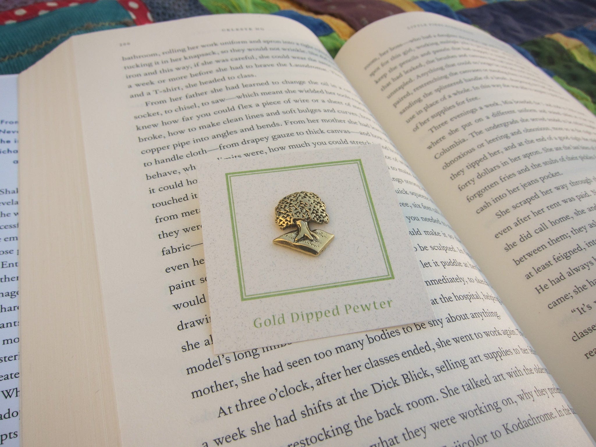 Tree of Learning Gold Lapel Pin – lapelpinplanet