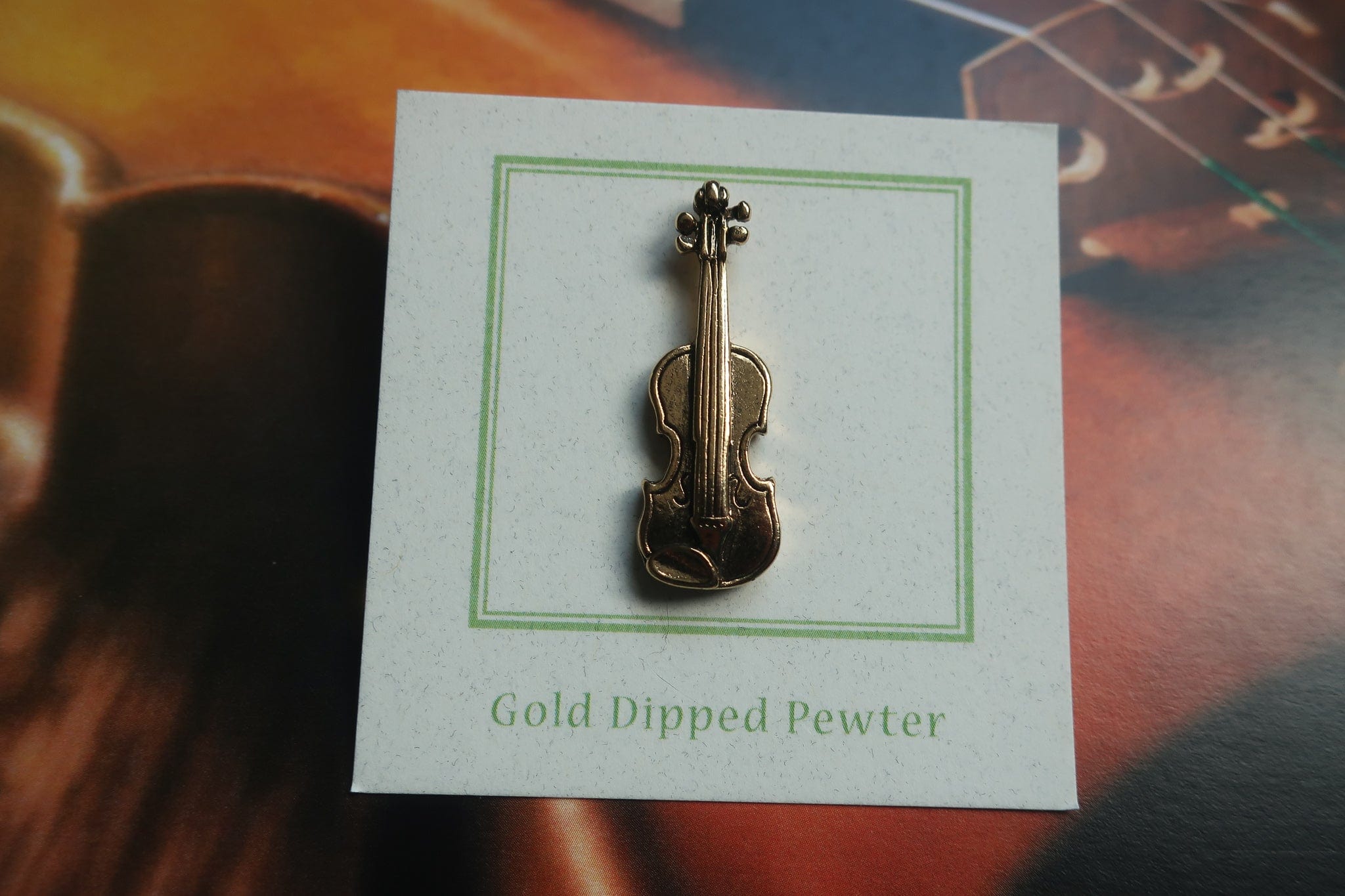 Violin Gold Lapel Pin – lapelpinplanet