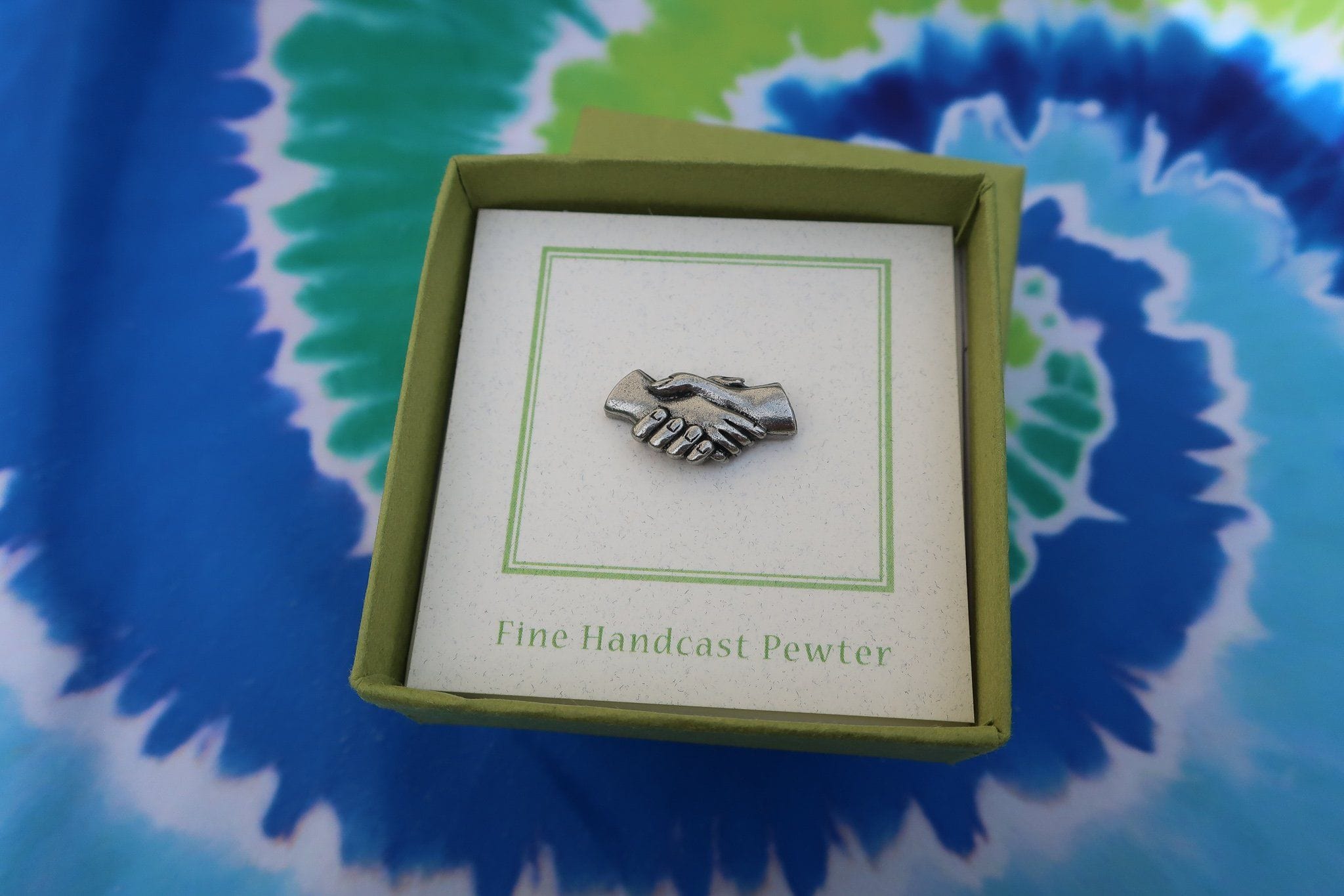 Handshake Lapel Pin – lapelpinplanet