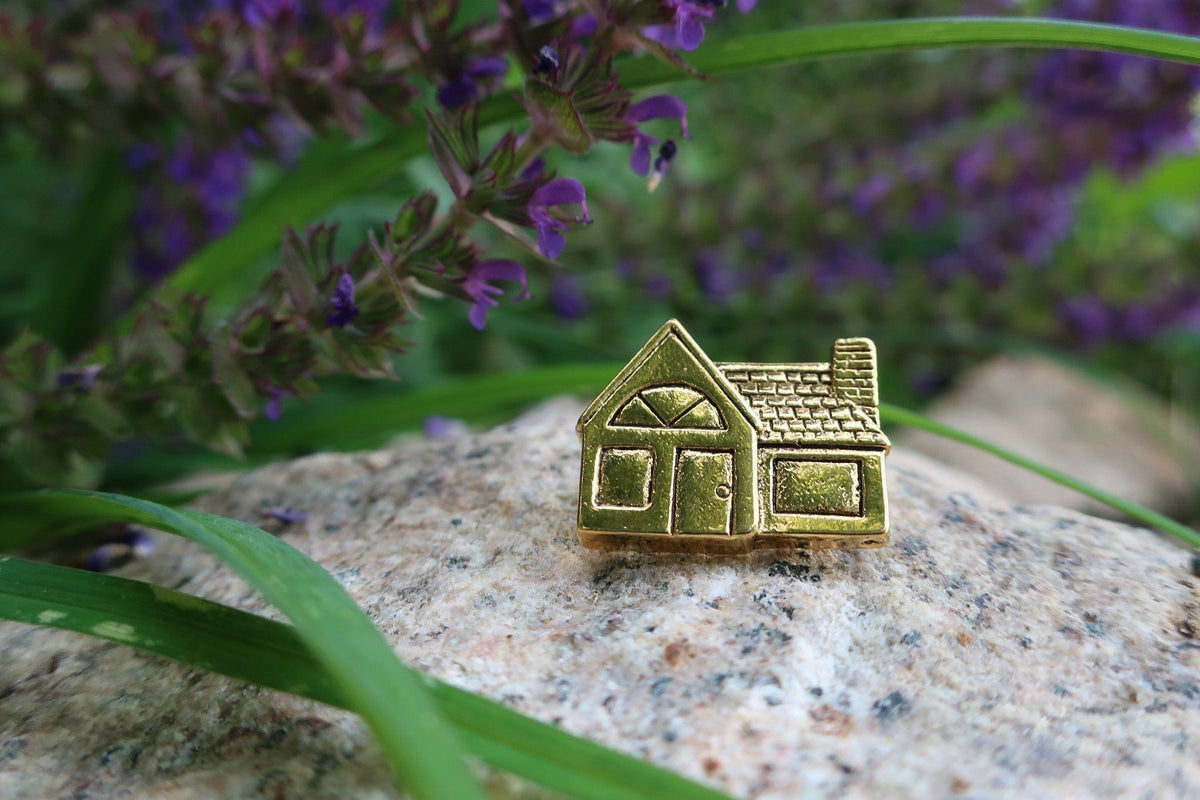 House Gold Lapel Pin – lapelpinplanet