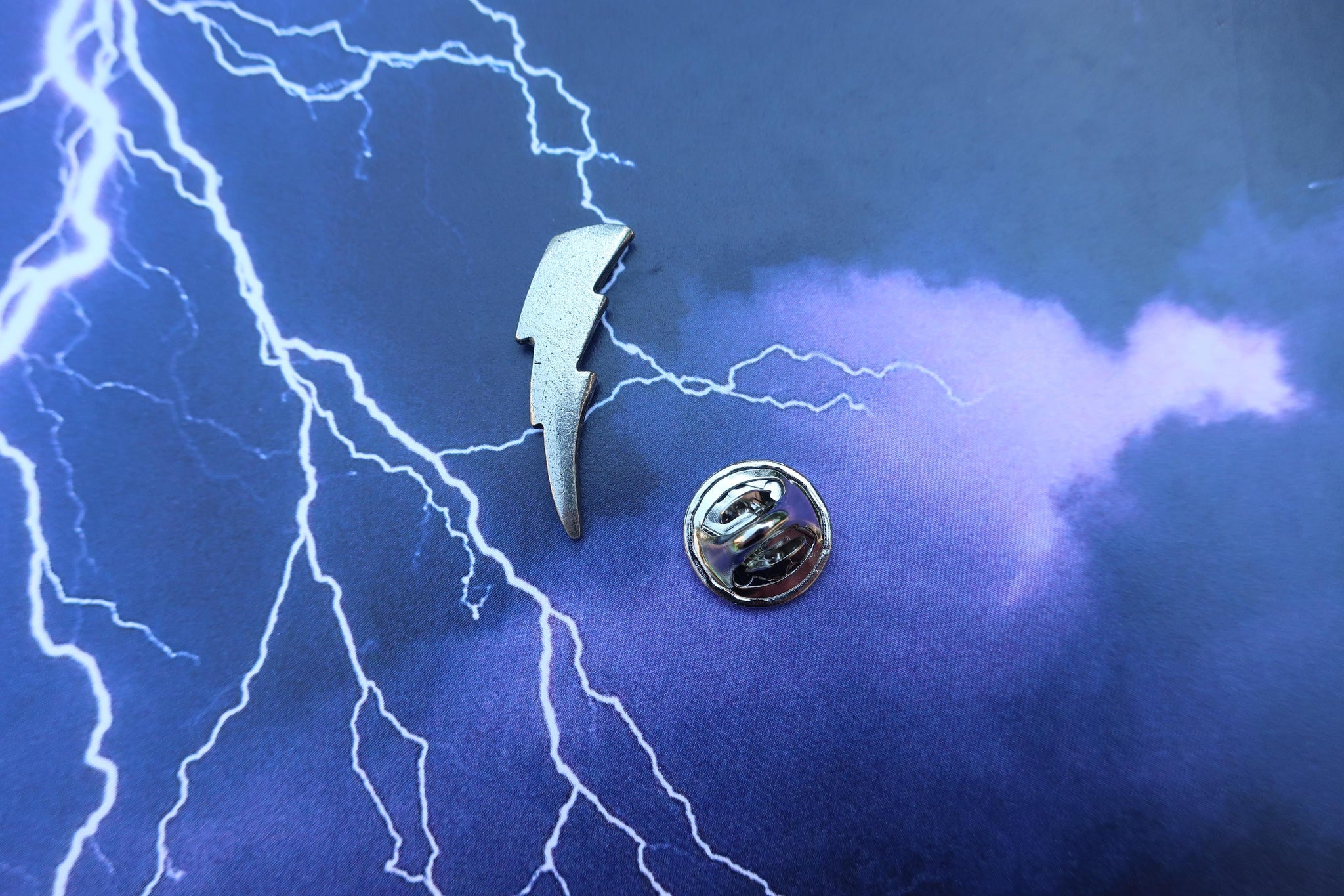 Lightning Bolt Lapel Pin – lapelpinplanet